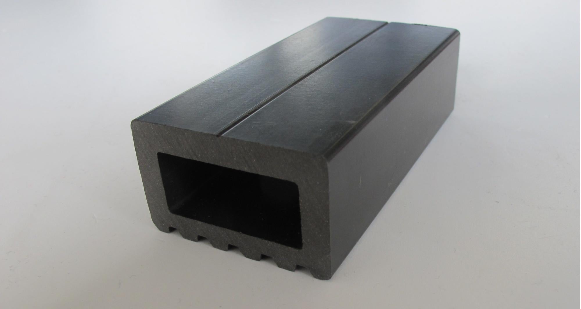 Travesaño para suelo aluminio ancho de 2.7 cm y largo de 2.3m - BarChile