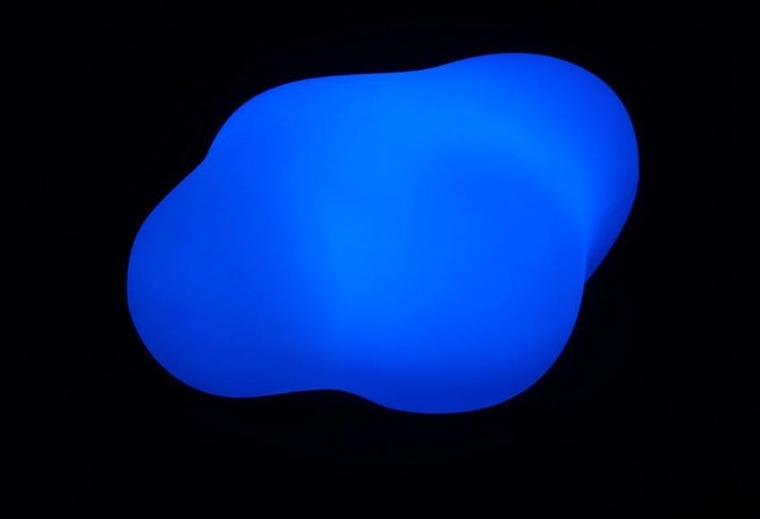 Lámpara de sobremesa led EOS azul | Leroy Merlin