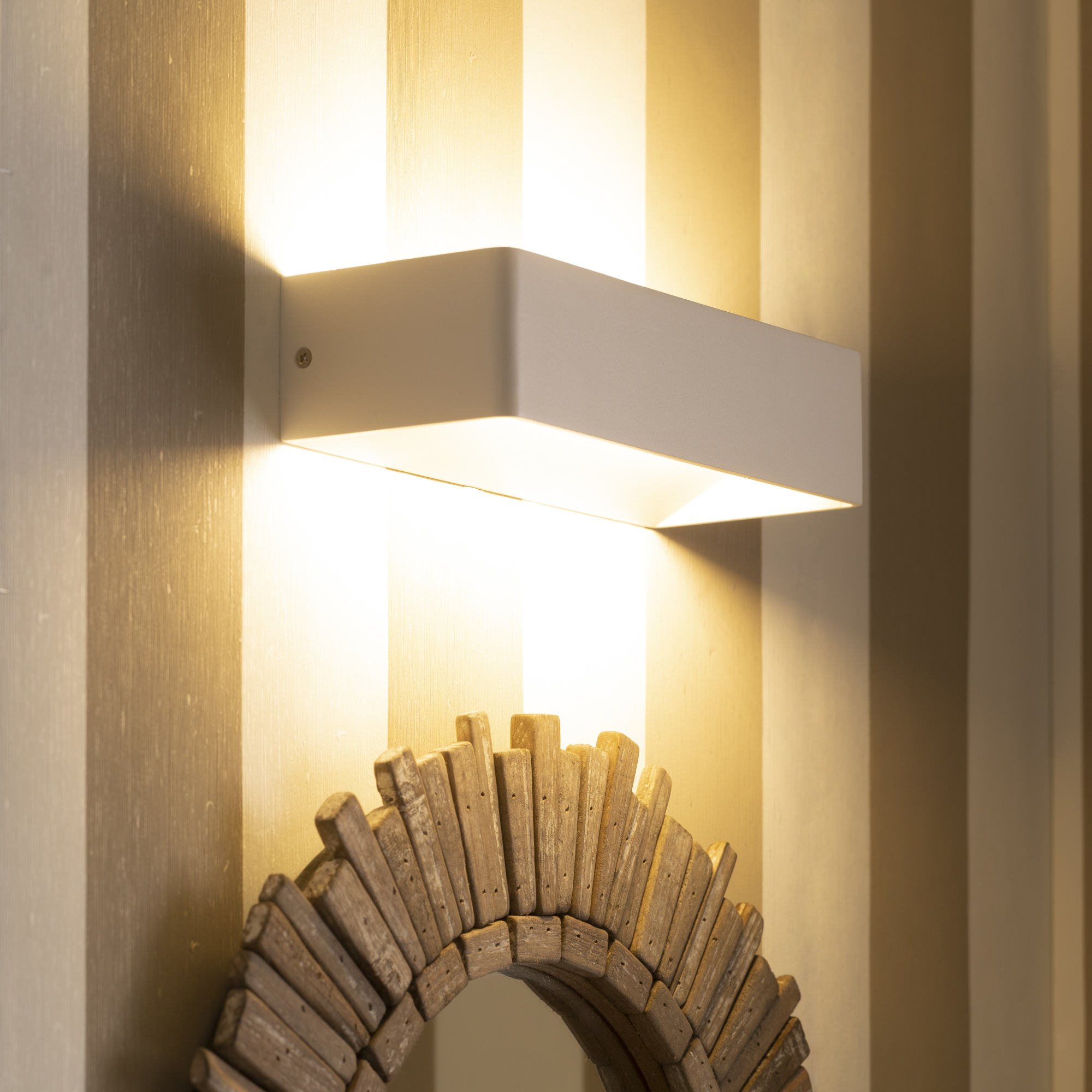 Aplique LED Toppi 18L | Leroy Merlin