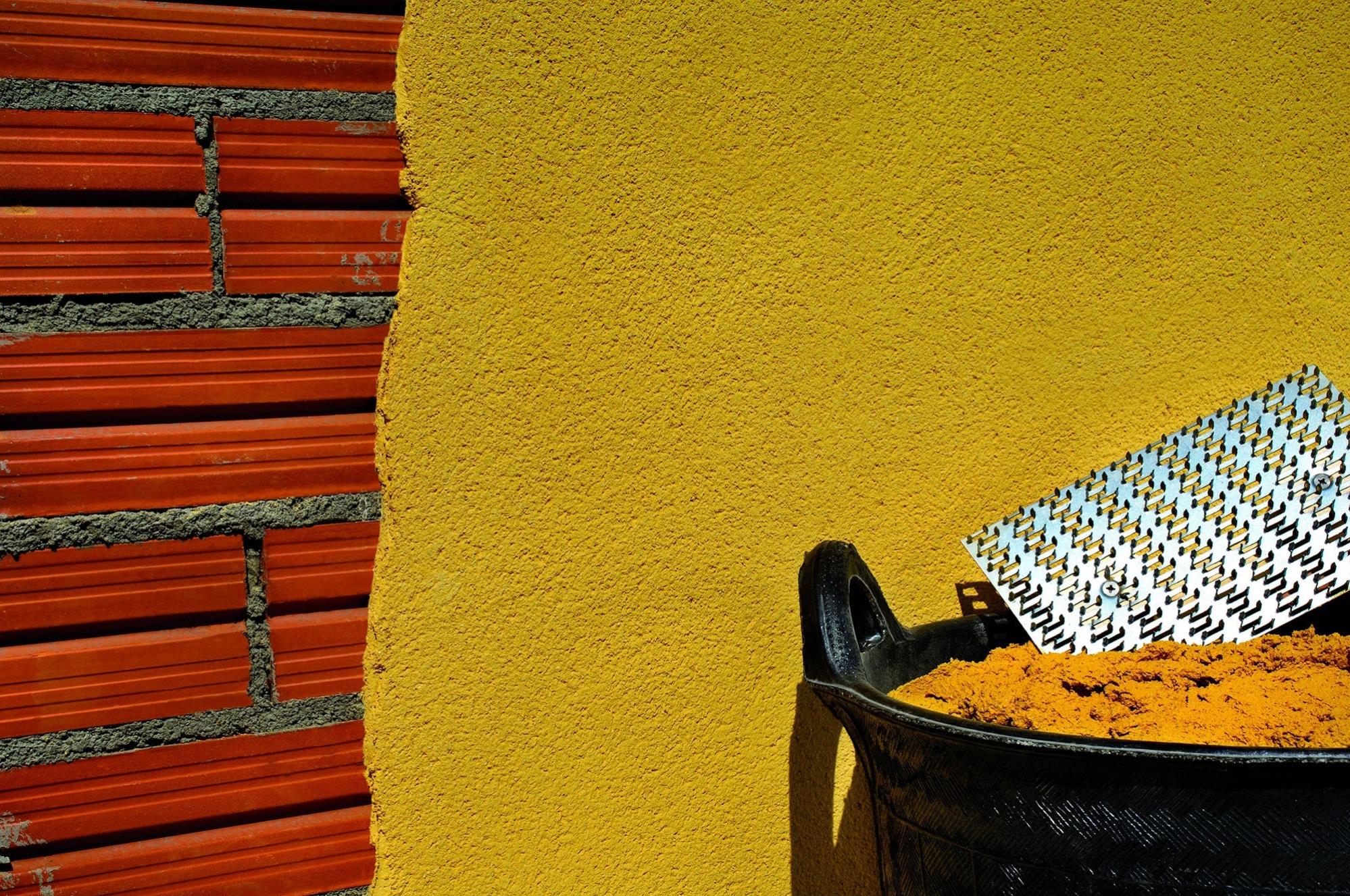 Mortero monocapa raspado REVAT rojo 25 kg | Leroy Merlin