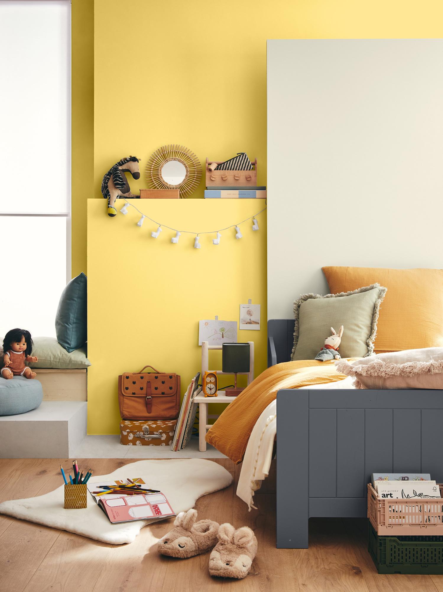 Pintura salones y habitaciones LUXENS mate 4L Banana 5 | Leroy Merlin