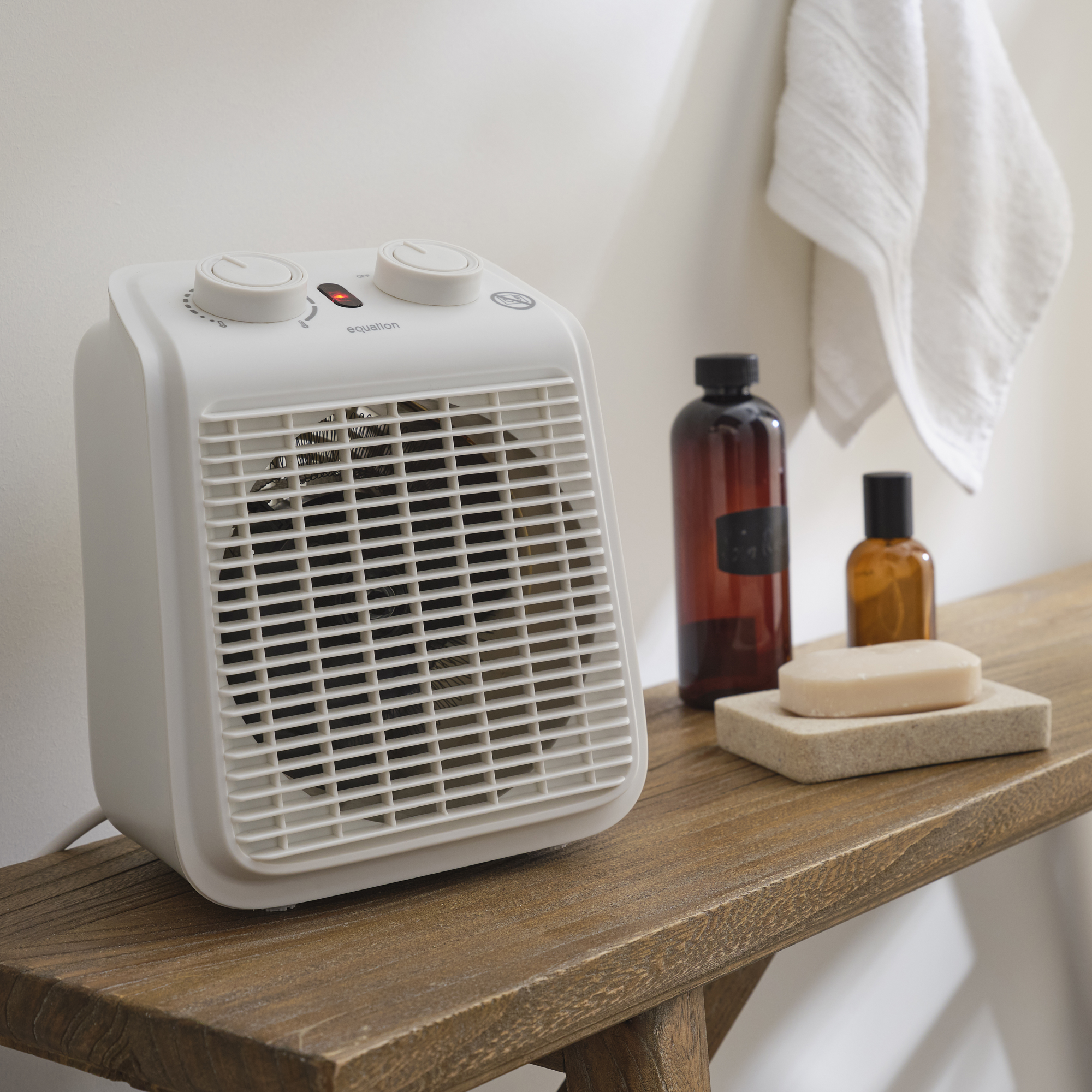 Termoventilador Equation Five 2 2000W | Leroy Merlin