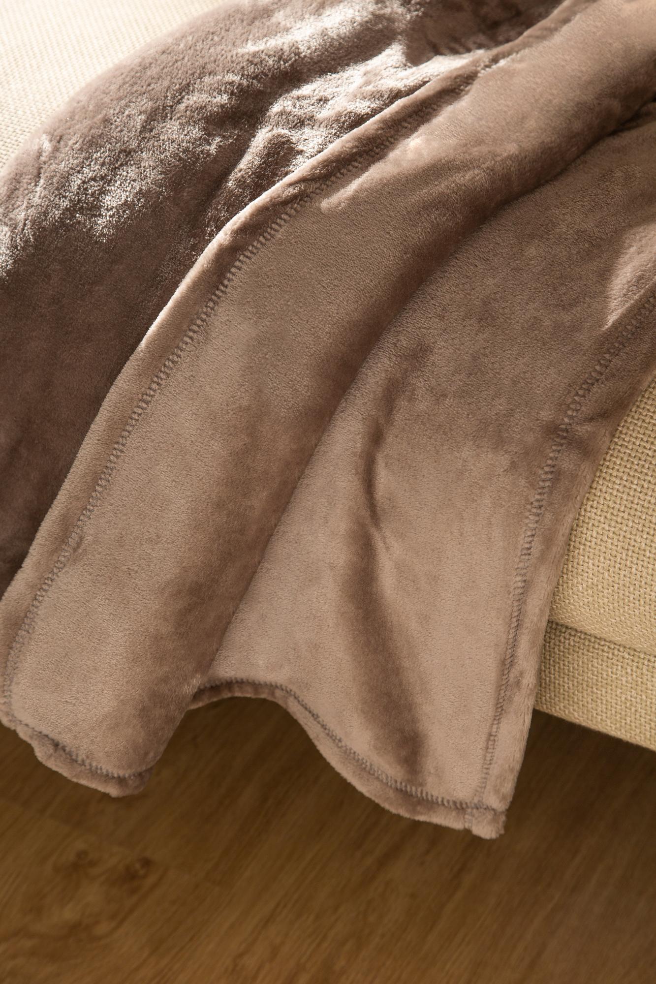 Manta Sweety marrón 100 % poliéster de 170x130 cm | Leroy Merlin
