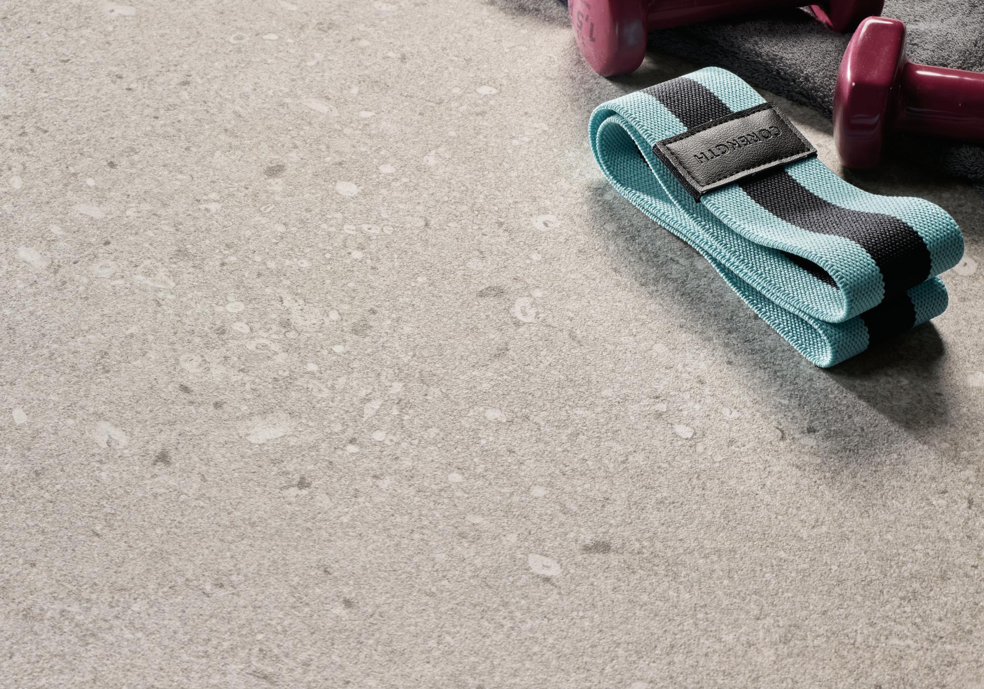 Suelo porcelánico sandtech efecto cemento gris 60.5x60 cm c2 roca tiles