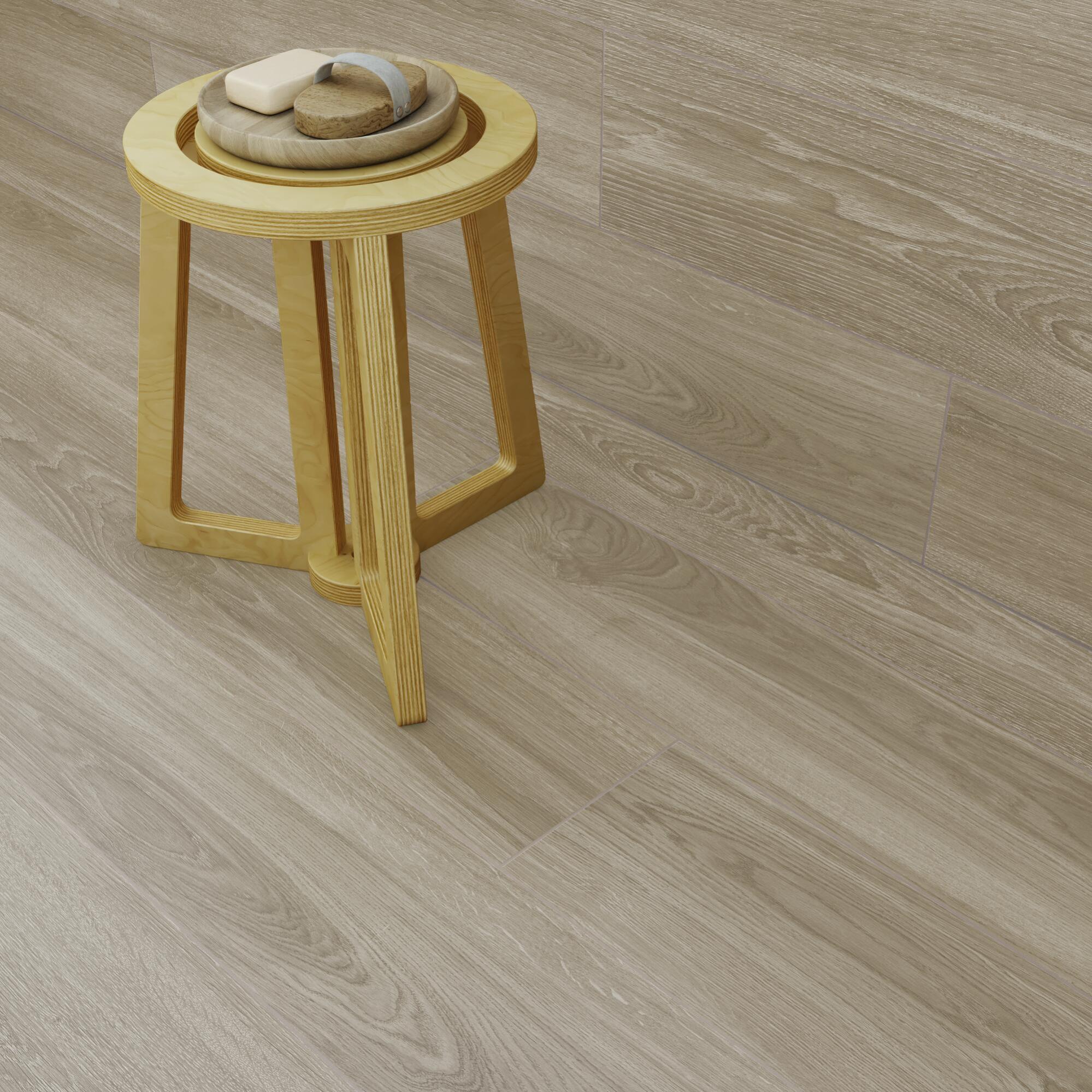 Suelo porcelánico Aren efecto madera taupe 120x19.5 cm C1 PAMESA ...