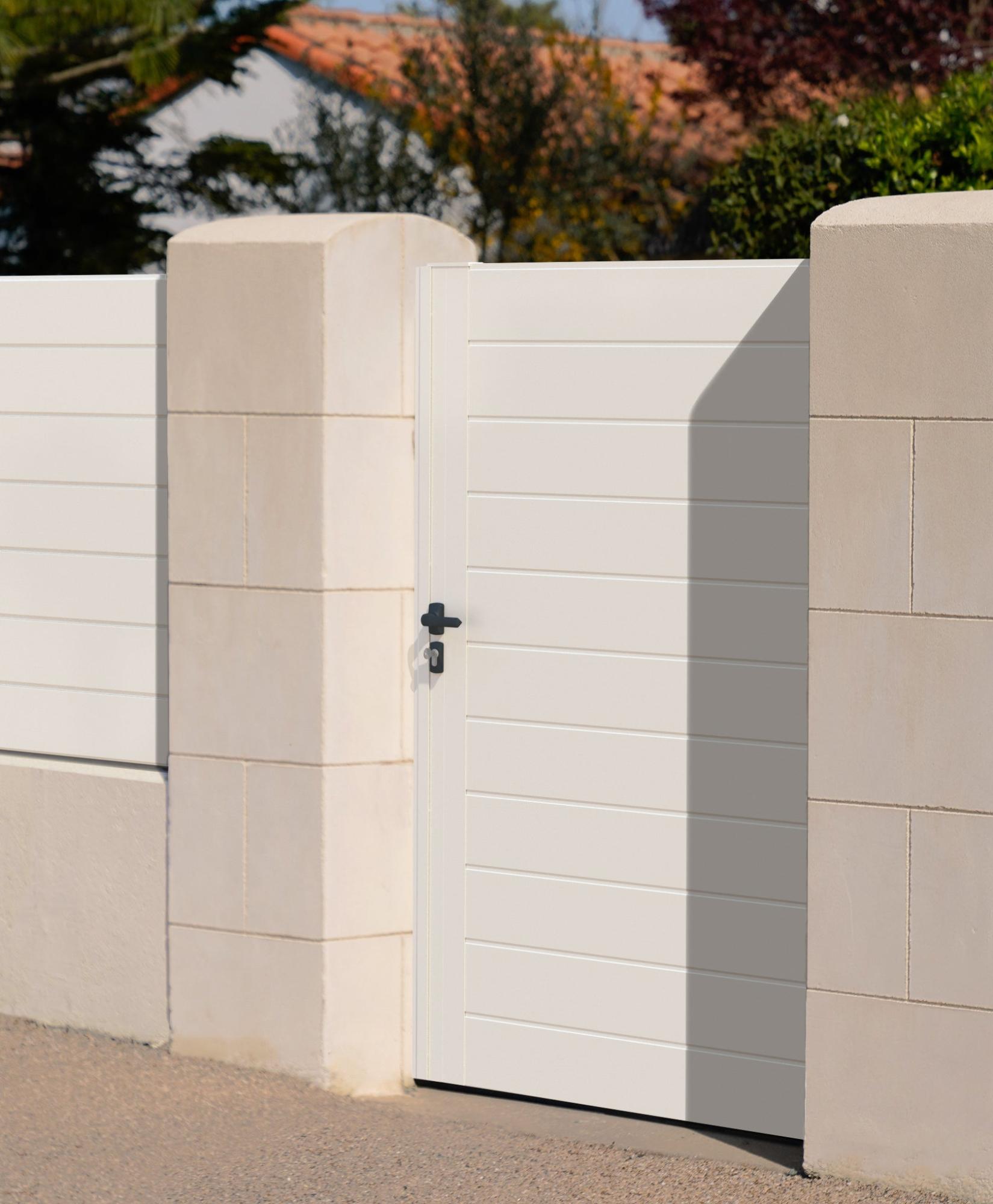 Portillon battant aluminium CLOSIUM Blanc, l. 100 x H. 165 cm | Leroy ...