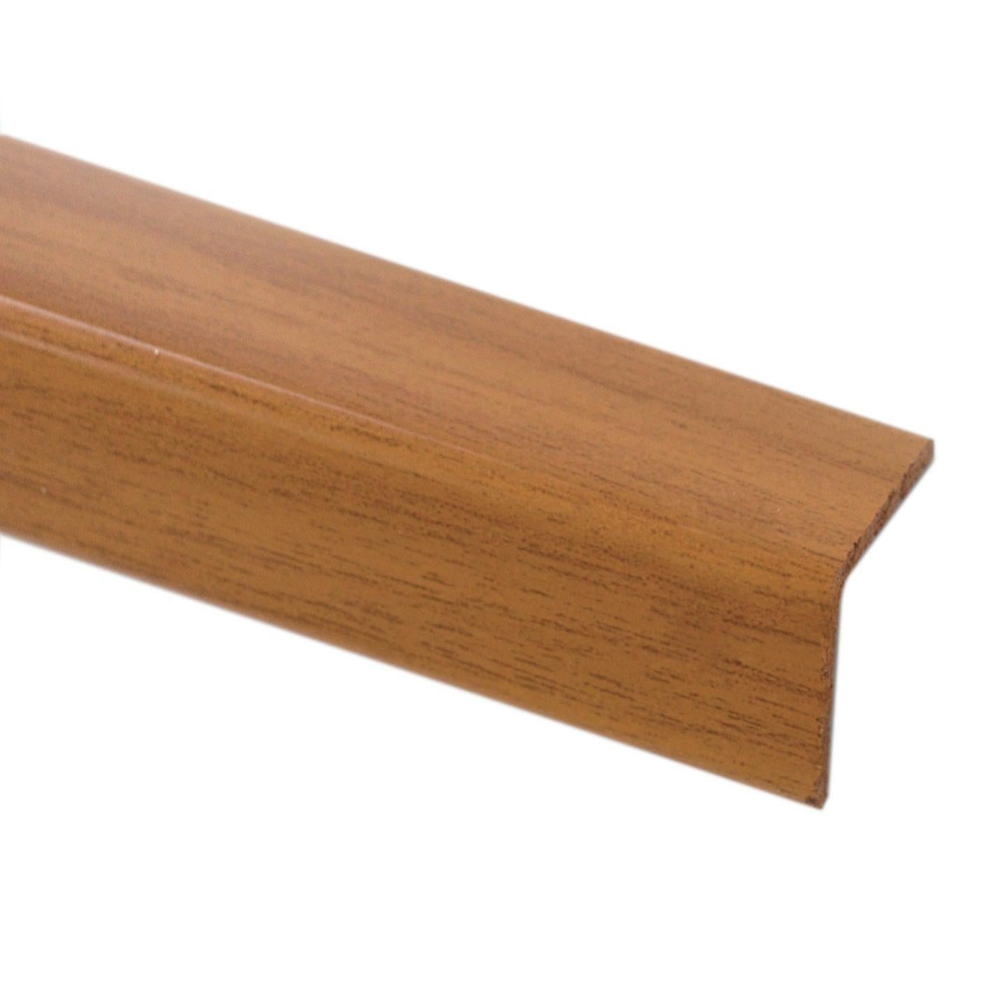Paraspigolo in pvc colore noce chiaro 24x24 x L 3000 mm | Leroy Merlin