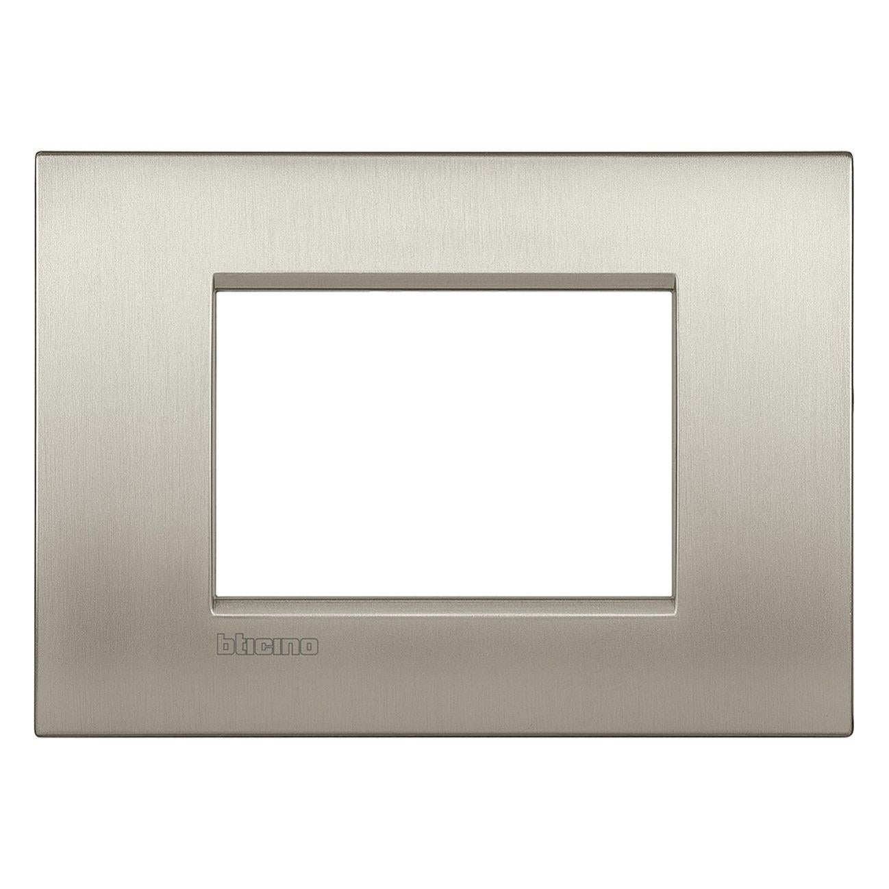 Placca BTICINO Living light 3 moduli titanio spazzolato | Leroy Merlin