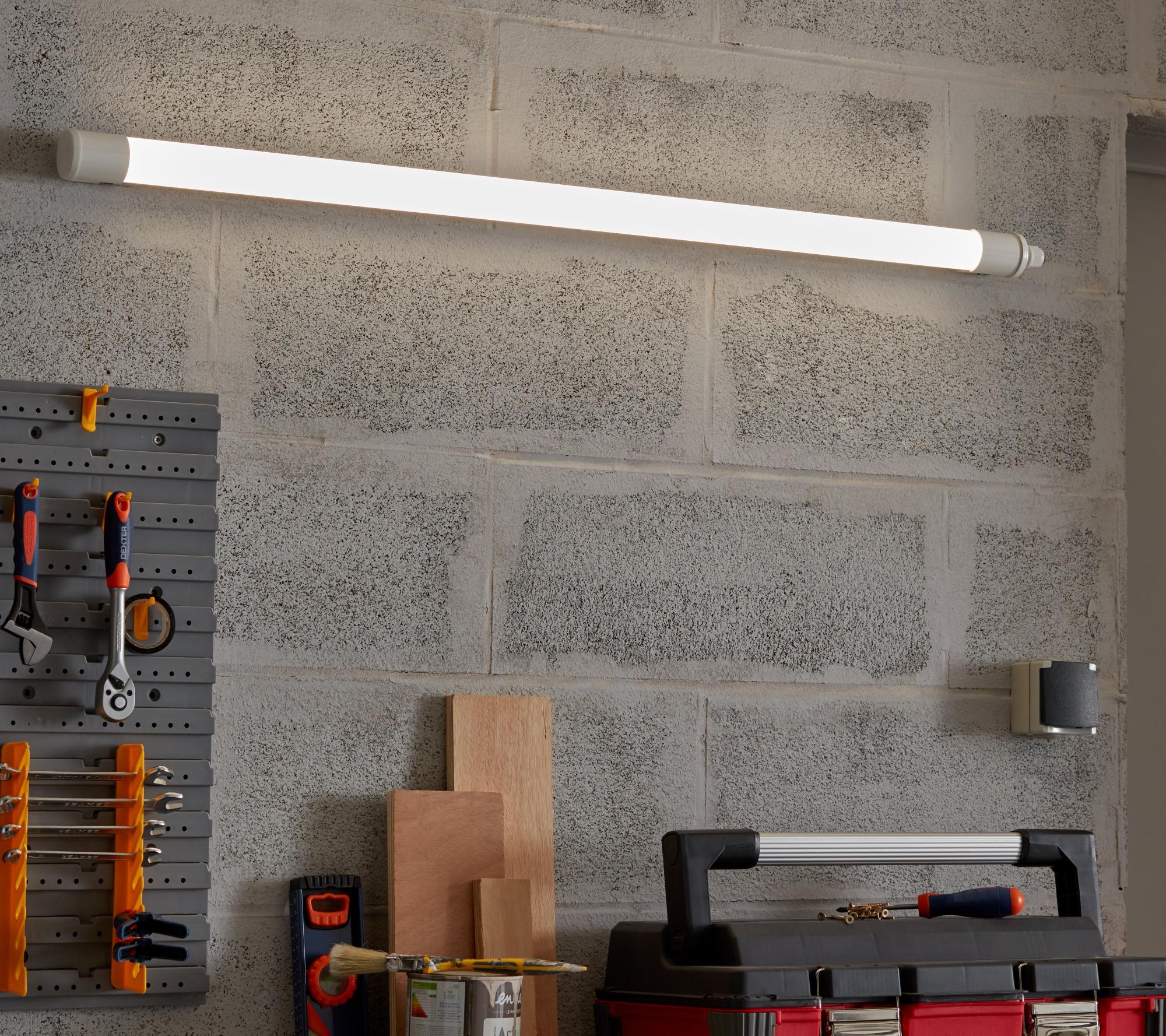 Reglette LED per garage Stagna LED, luce bianco naturale, 103 cm, 1 x 21W 2800LM IP65 | Leroy Merlin