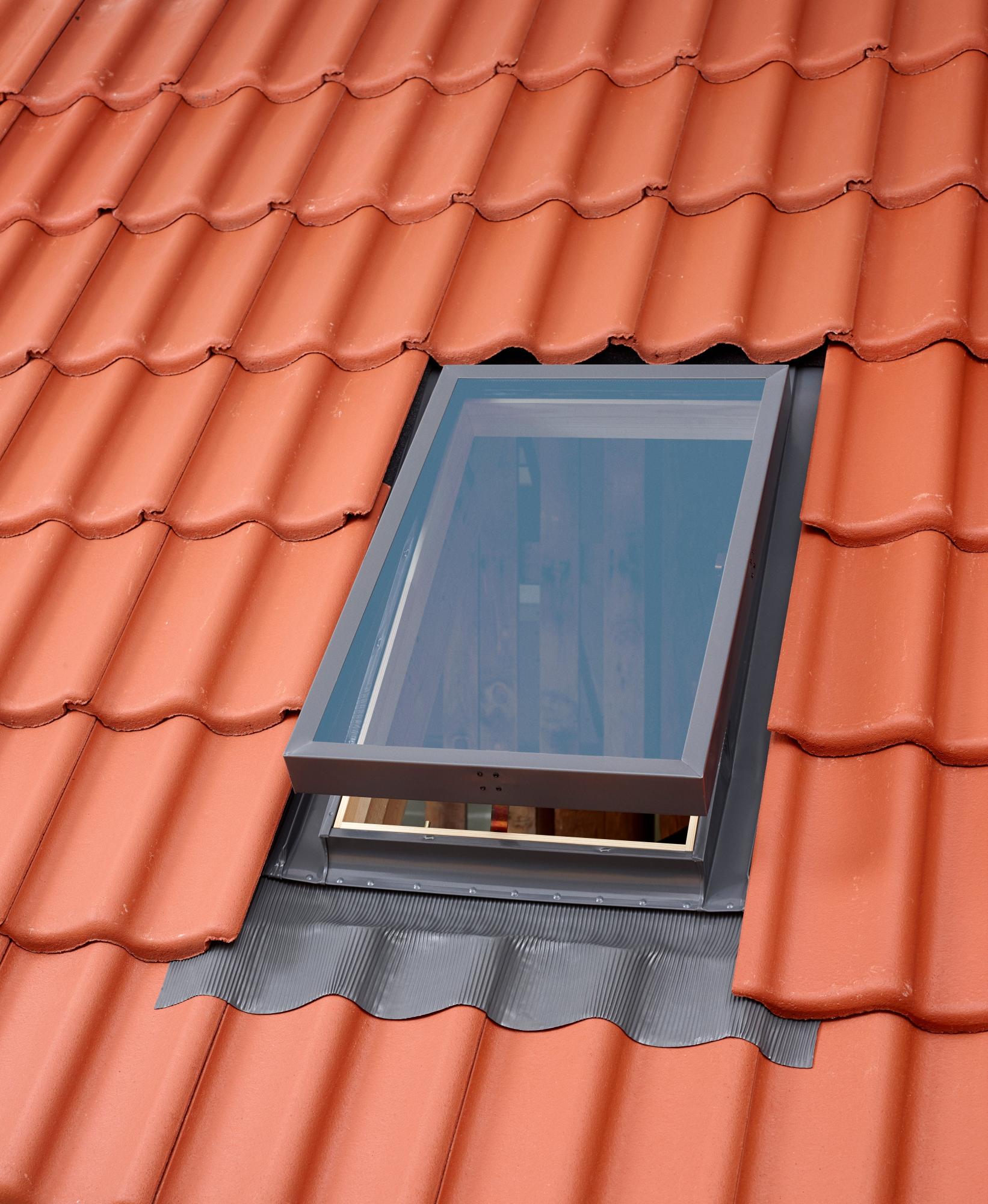 Lucernario VELUX VLT 024 1000 manuale L 90 x H 48 cm pino | Leroy Merlin