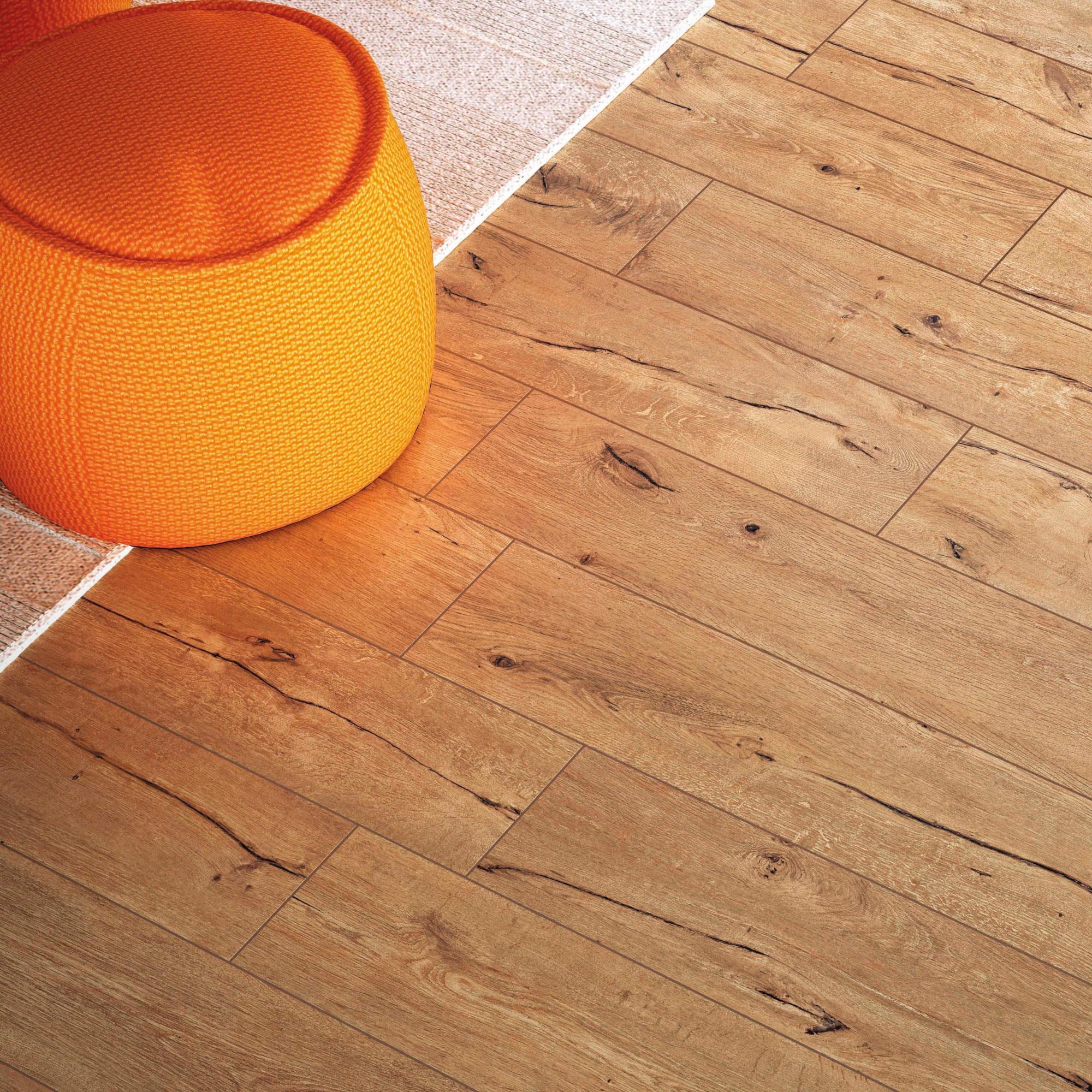 Gres porcellanato per interno 22.5x90 effetto legno sp. 8 mm Fable ...