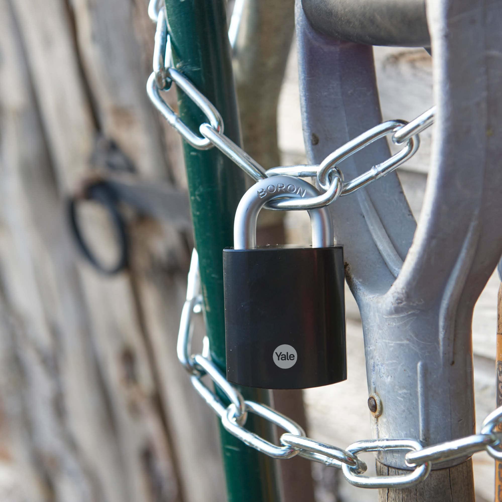 YALE Y90SB/45/129/1 Cadenas 45 mm noir avec serrure à clé | Leroy Merlin