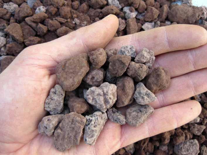 Lapillo vulcanico rosso, lava vulcanica 10/16 mm (10 kg - 11 lt) | Leroy Merlin