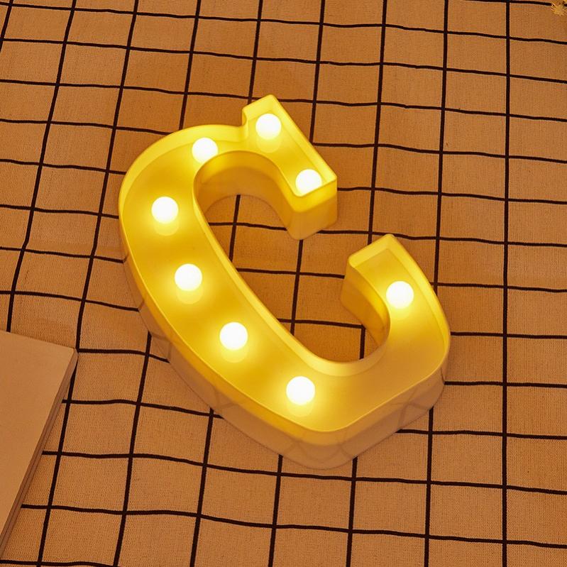 Letra LED "C" Iluminada con Luz Blanca Cálida, Altura 22cm ...