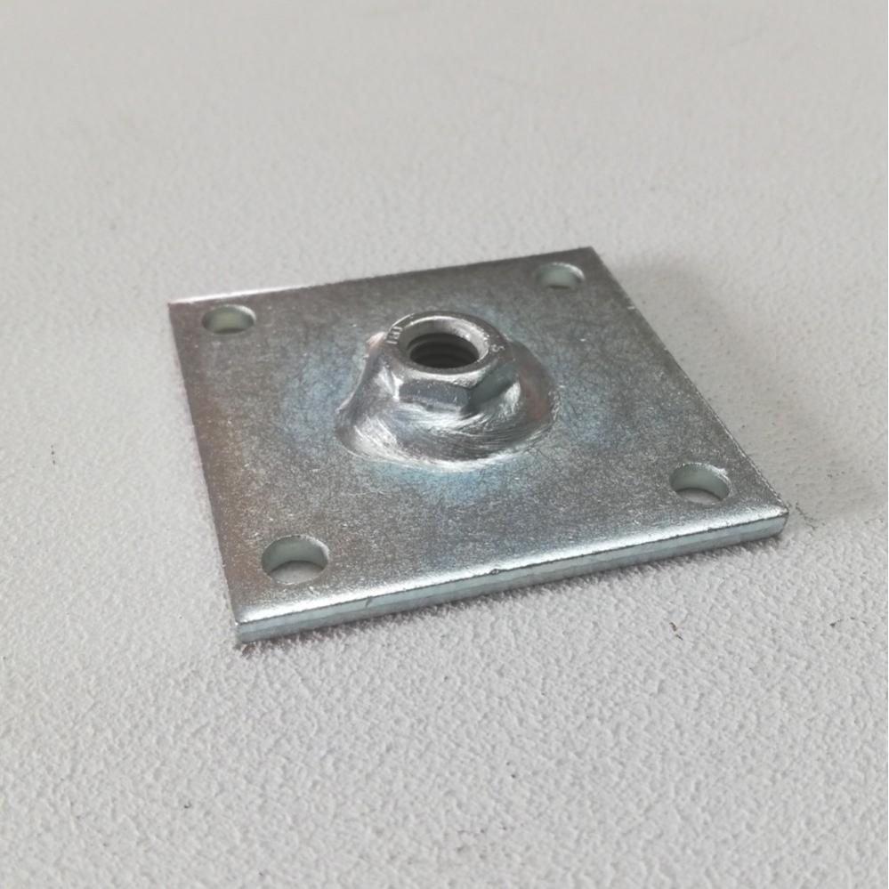 Piastrina 50x50x3mm in acciaio zincato dado m12 - 5pz | Leroy Merlin