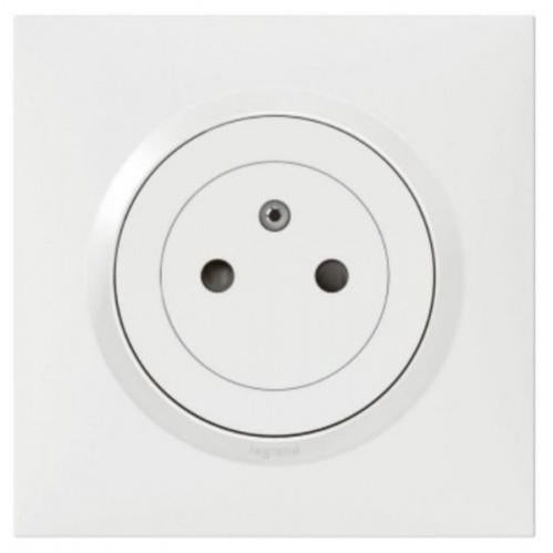 Prise de courant Dooxie affleurante complete blanche Legrand DC3416 ...
