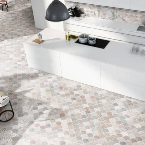 Azulejo porcelánico escama de pez Scale Soho White 30.7×30.7 cm | Leroy ...