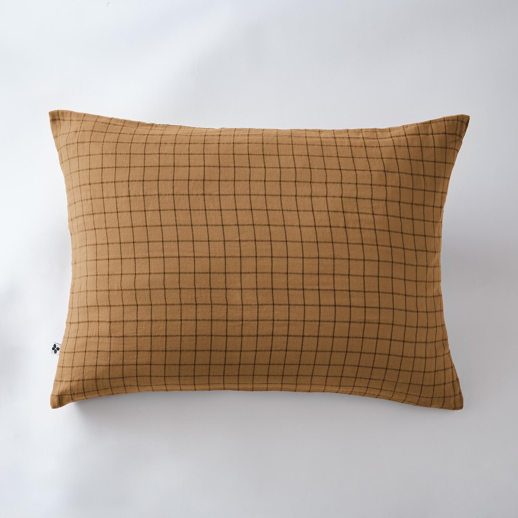 Taie d'oreiller gaze de coton tissée 50 x 70 cm gaïa mix Camel | Leroy ...