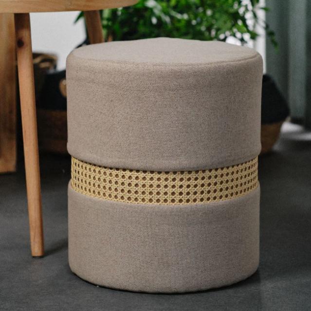 Tabuerete de madera tapizado en color natural. 60x45cm | Leroy Merlin