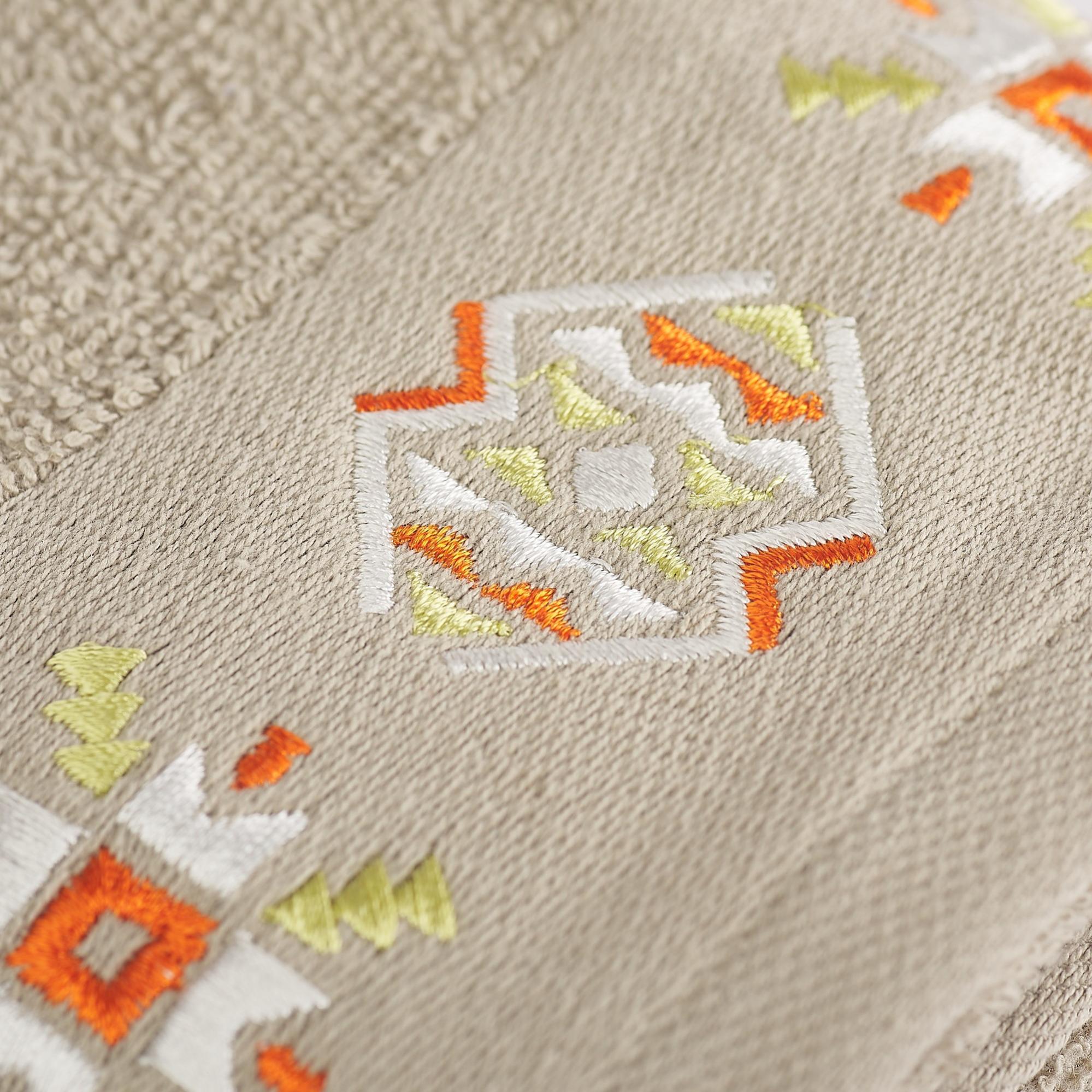 TATIANA, SET SPUGNA CON RICAMO. Disponibile in 3 colori - TORTORA ...