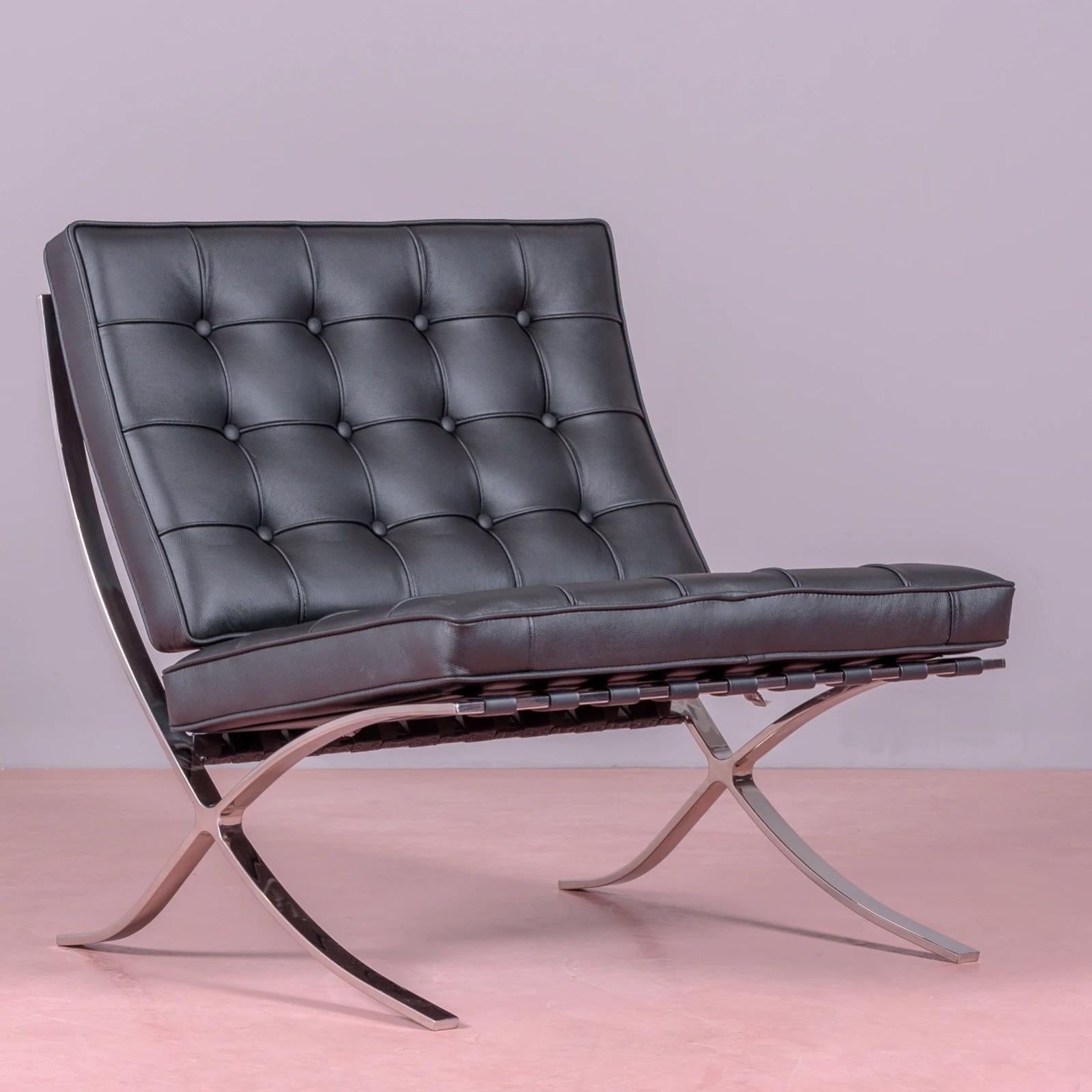 Poltrona di design di fascia alta rivestita in pelle italiana ...