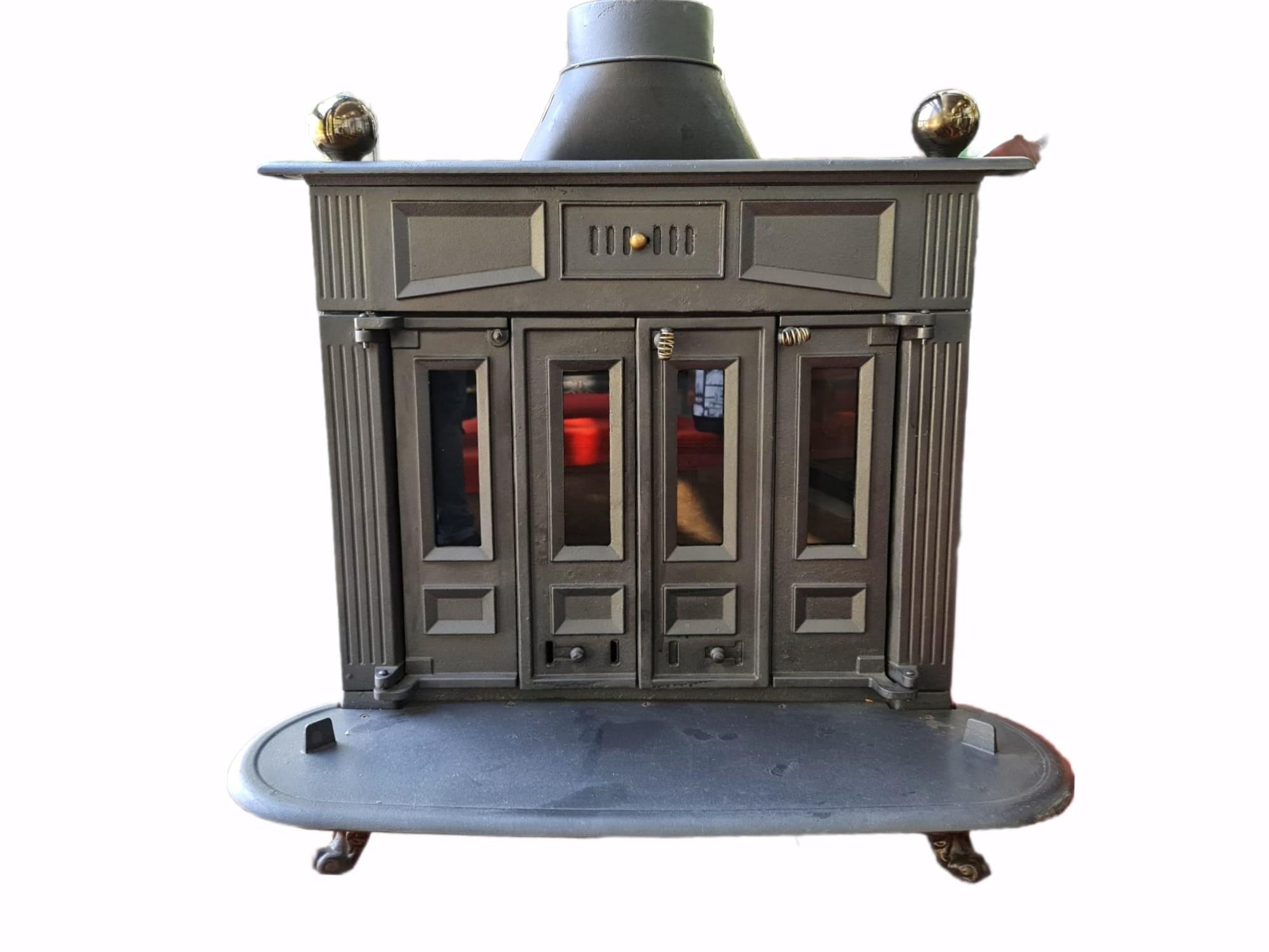 Stufa camino riscaldamento a legna in ghisa 13 kW con ante e braciere ...