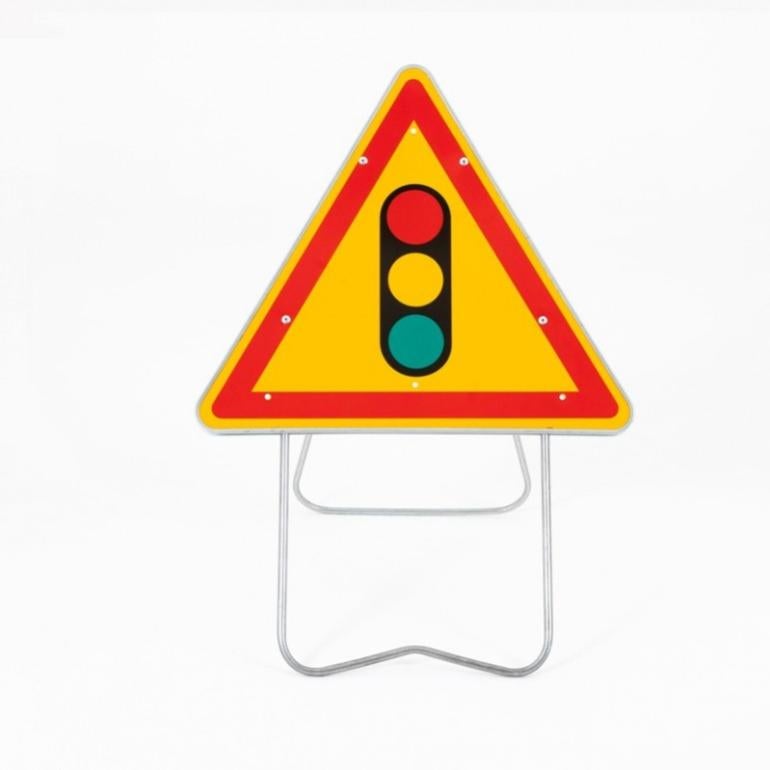 Panneau AK17 temporaire feux tricolores sur pieds solidaires dim.700mm classe 1 | Leroy Merlin