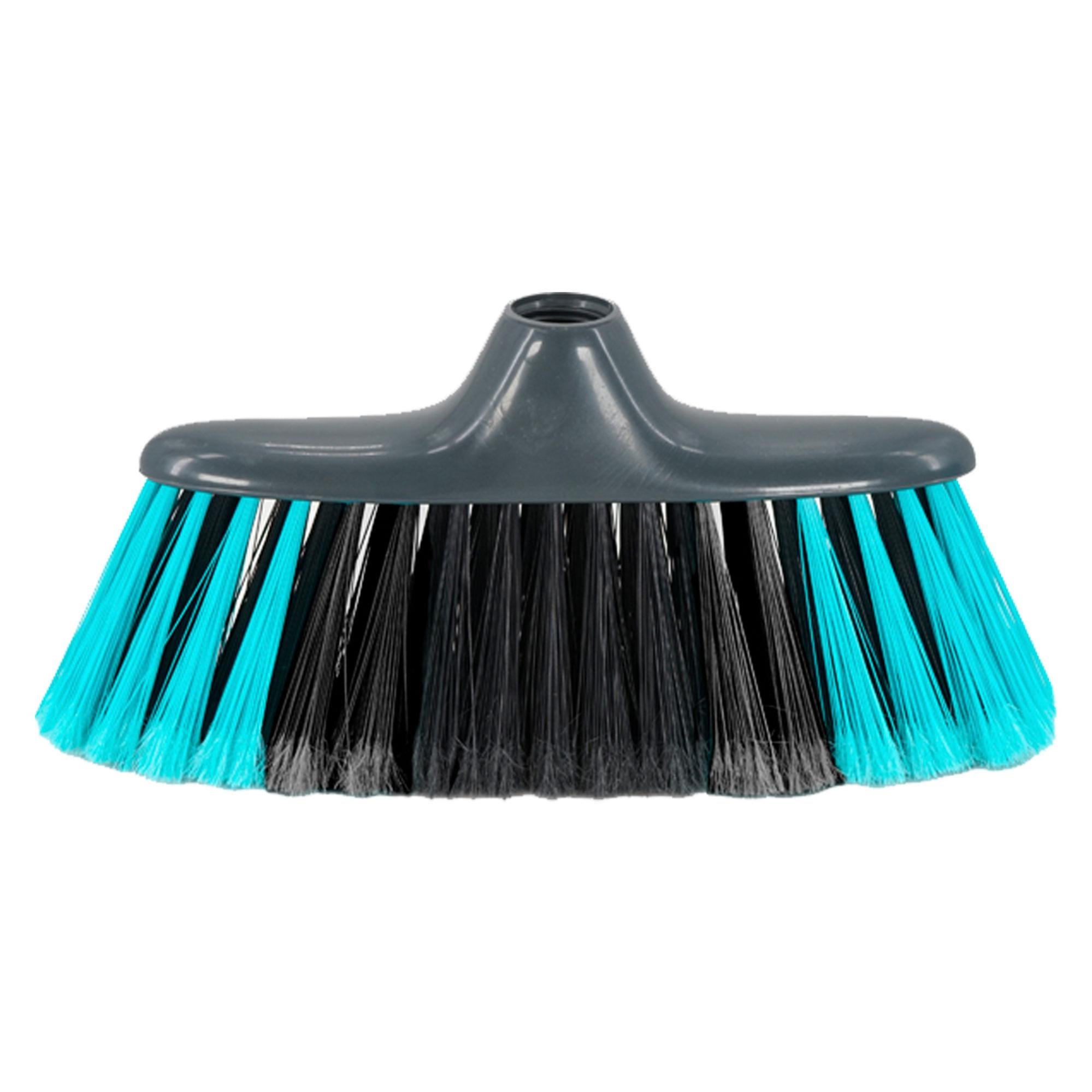 Passer le balai dans les petits espaces | Leroy Merlin