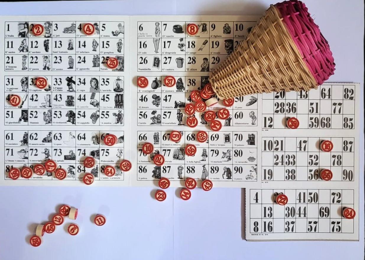 Bingo Tradizionale Napoletana con Tabellone con Smorfia con Cestello in ...