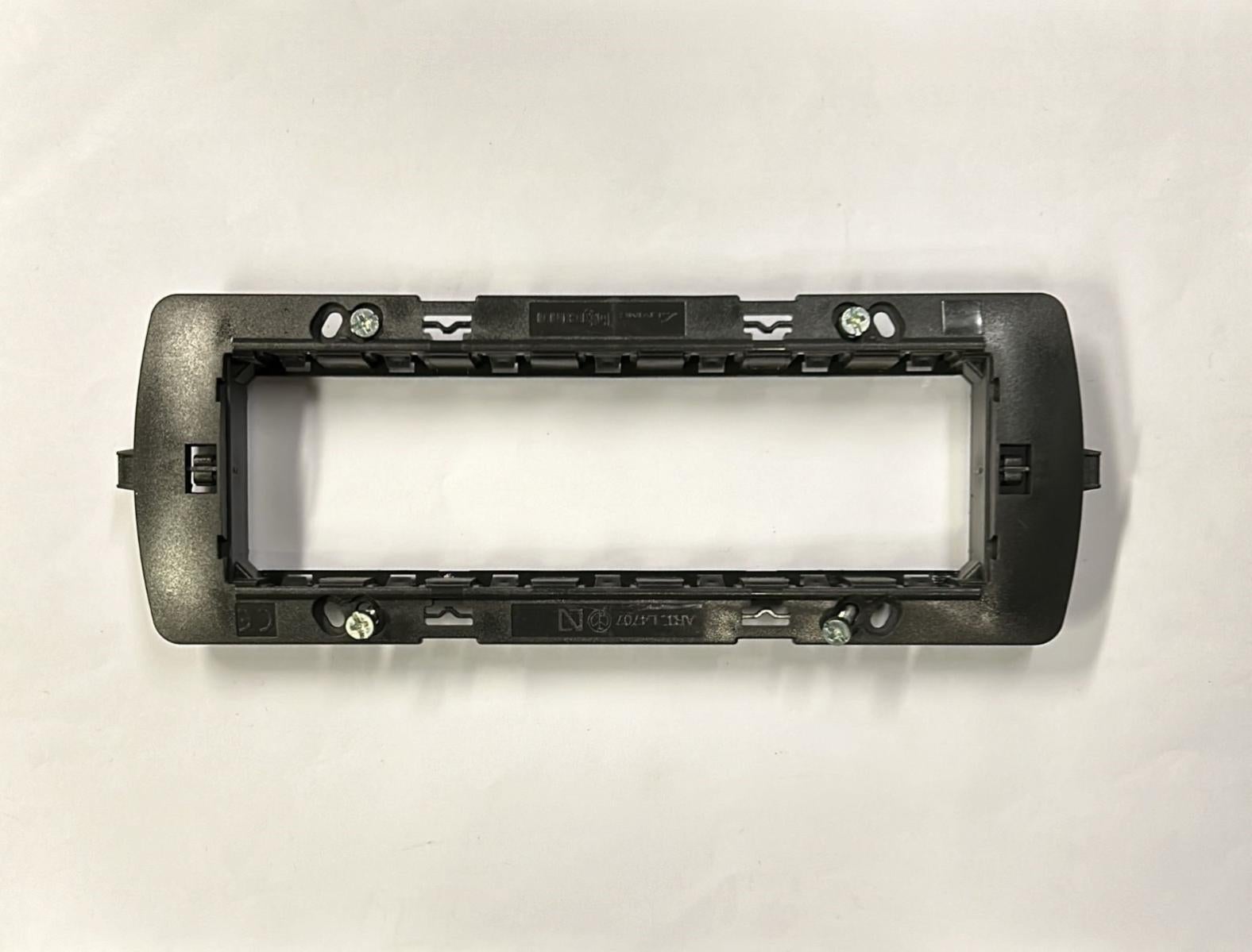 BTICINO - SUPPORTO 7 MODULI IN TECNOPOLIMERO L4707*** | Leroy Merlin