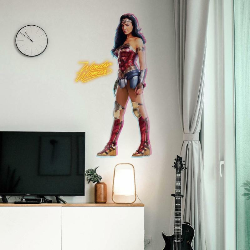 Sticker mural géant repositionnable Wonder Woman Gal Gadot | Leroy Merlin