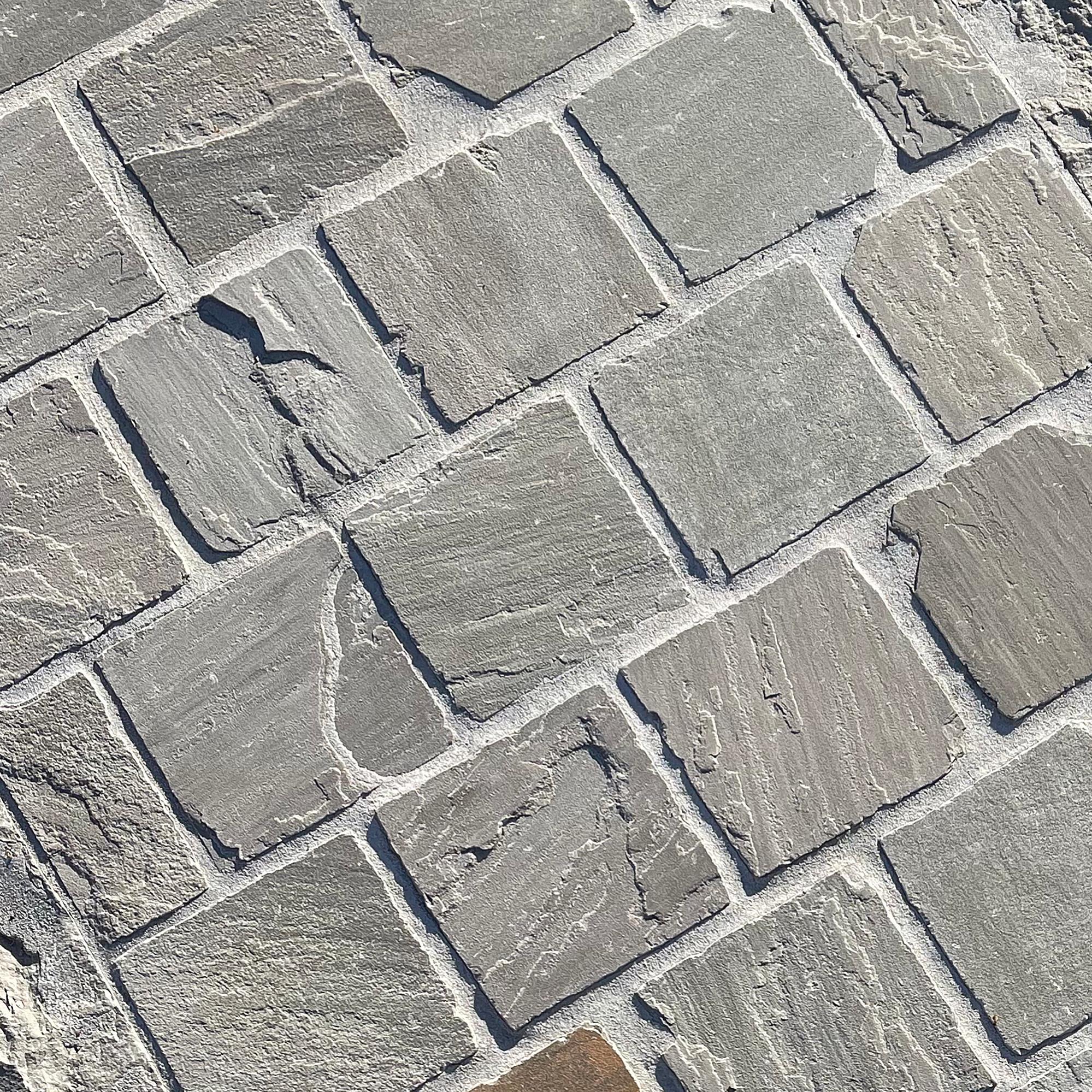 Pavés Grès Kandla Gris - clivé (14 x 20 x ép. 5/7 cm) - Vendu au m² ...