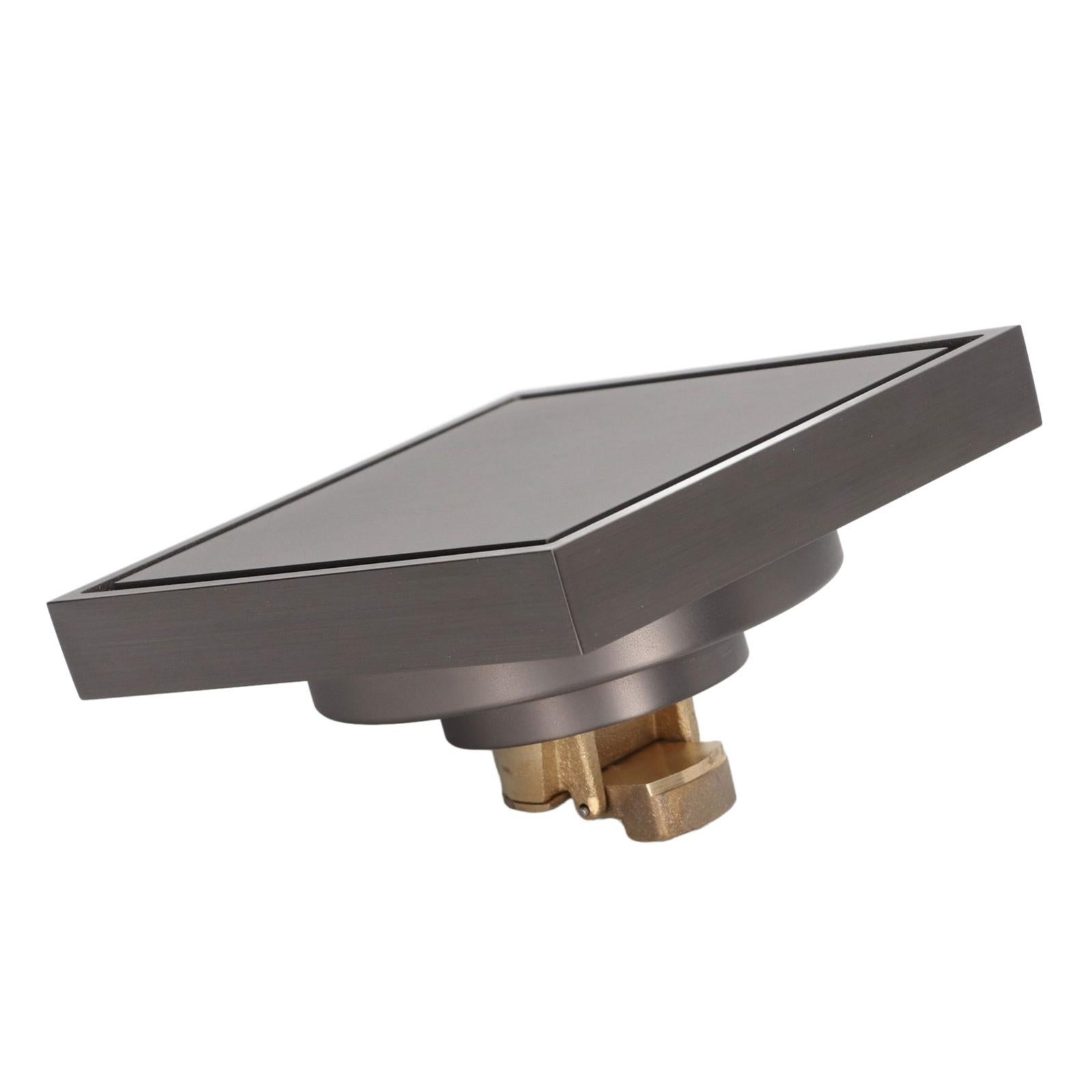 Scarico a pavimento per acque poco profonde in rame e acciaio ...