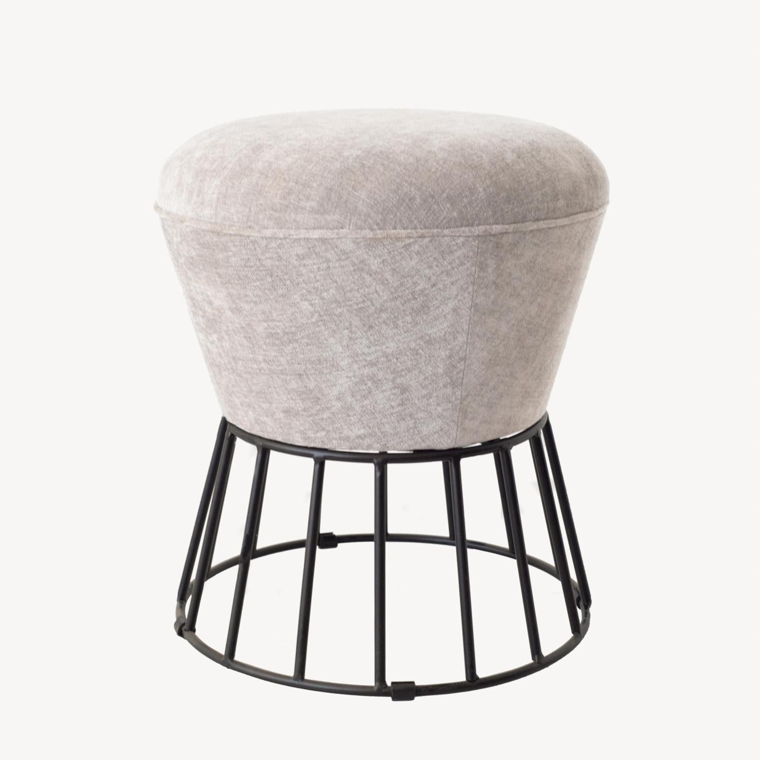 POUF CRÈME AVEC BASE MÉTALLIQUE NOIRE Ø40X45CM | Leroy Merlin