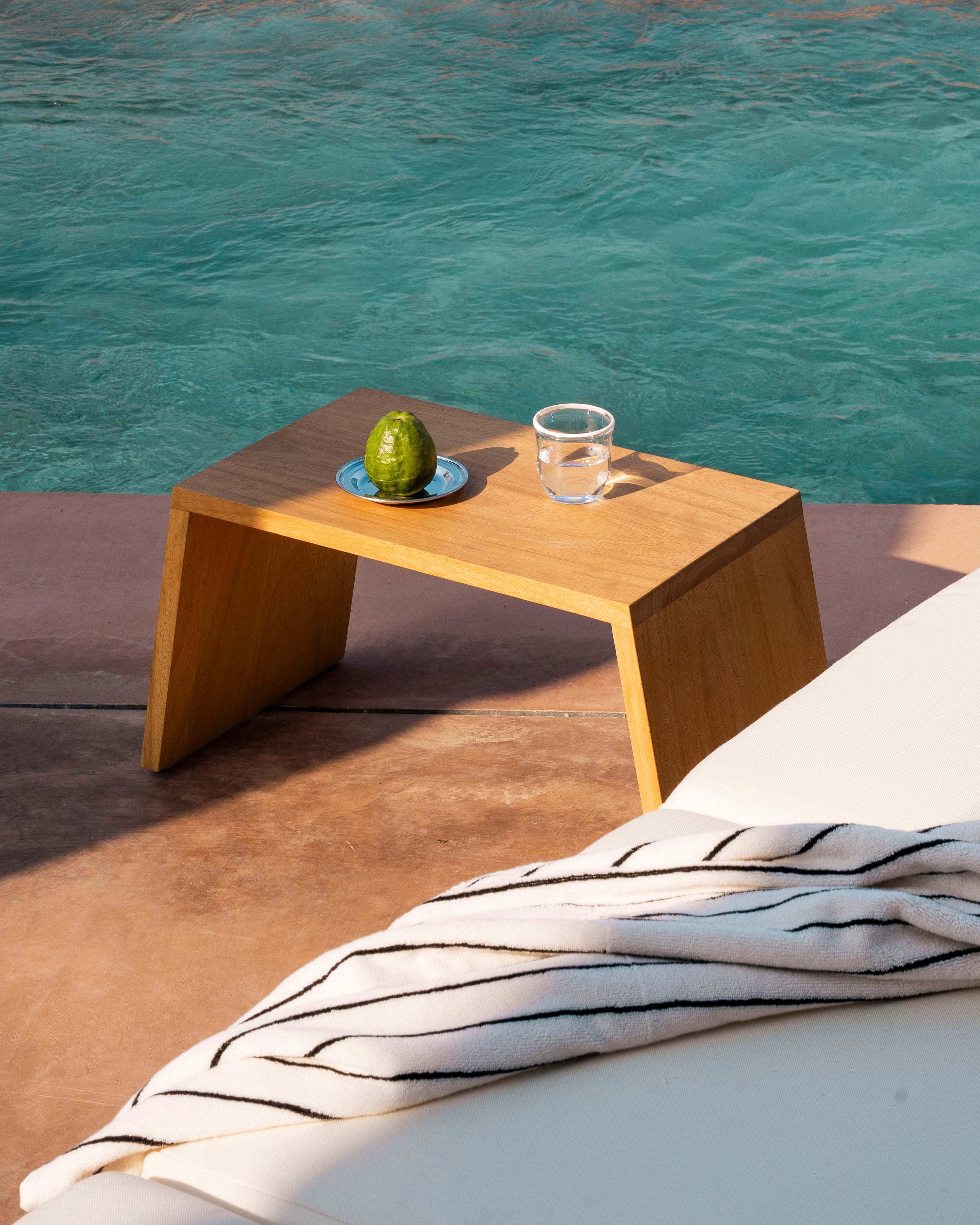 SAVINA Tavolino da esterno in legno di iroko sostenibile HANNUN | Leroy ...