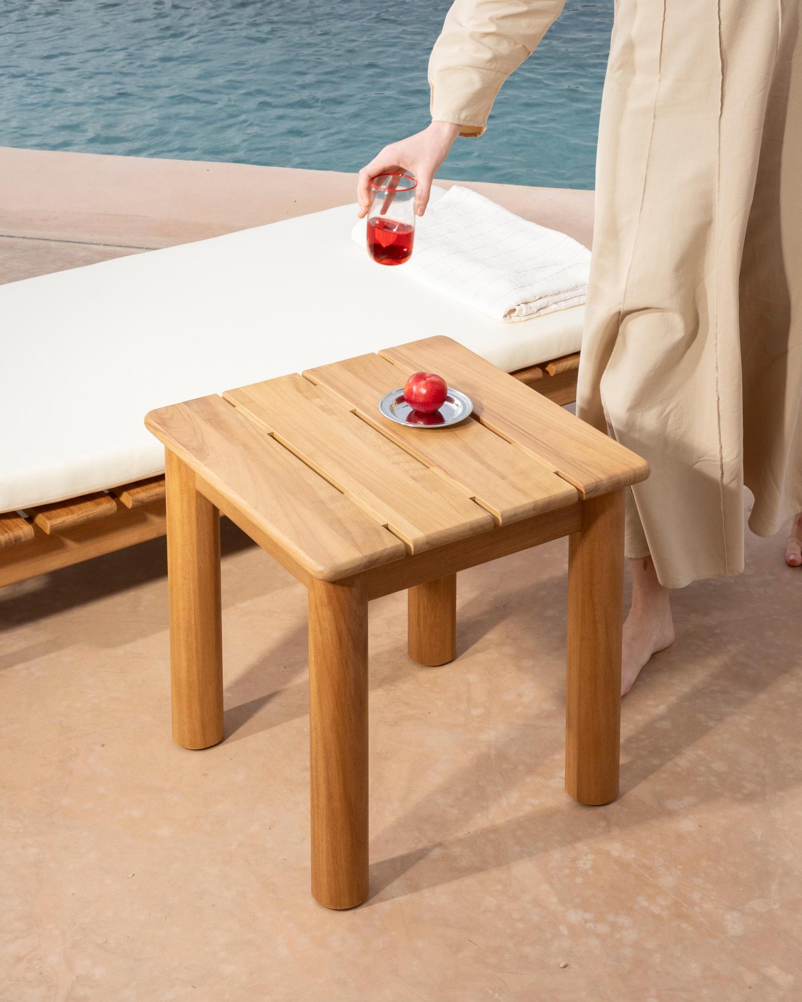 RAGGIO Tavolino da esterno in legno di iroko sostenibile HANNUN | Leroy ...