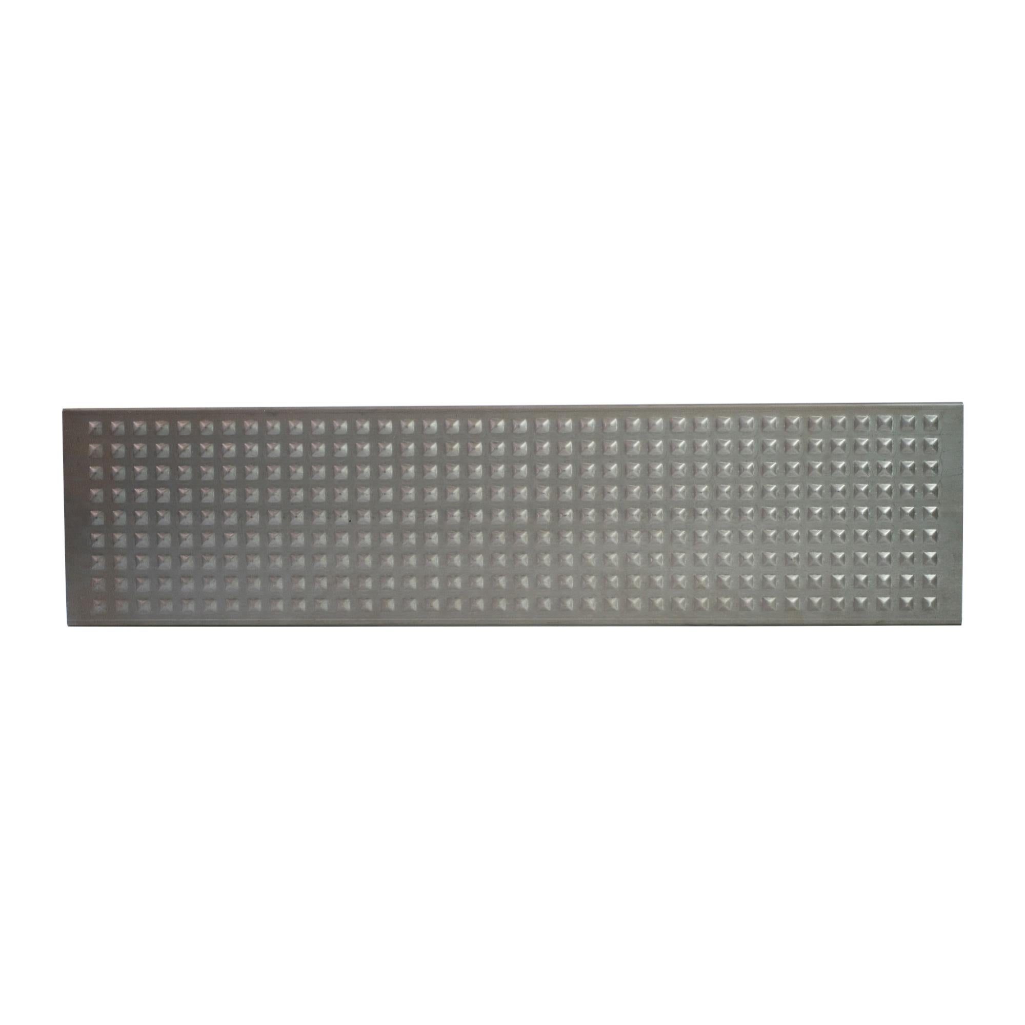 Acero Panel Peldaño Metálico Recto Repujado Punta Diamante 800x250mm ...