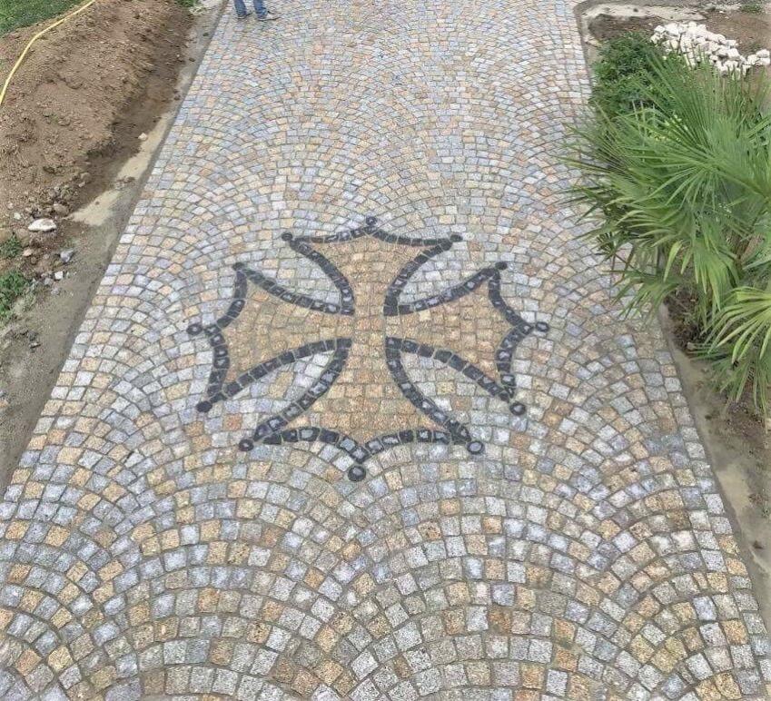 Pavé en Granit 10x10x5 Toutes Faces Éclatées - Mixte | Leroy Merlin