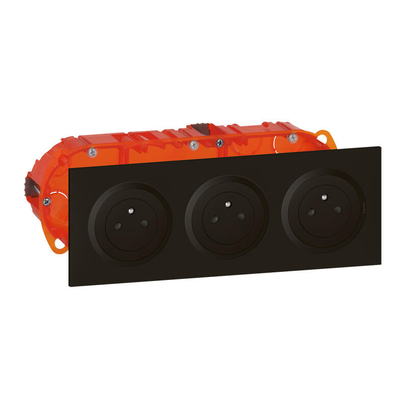 Kit triple prise avec terre Dooxie, LEGRAND, noir | Leroy Merlin