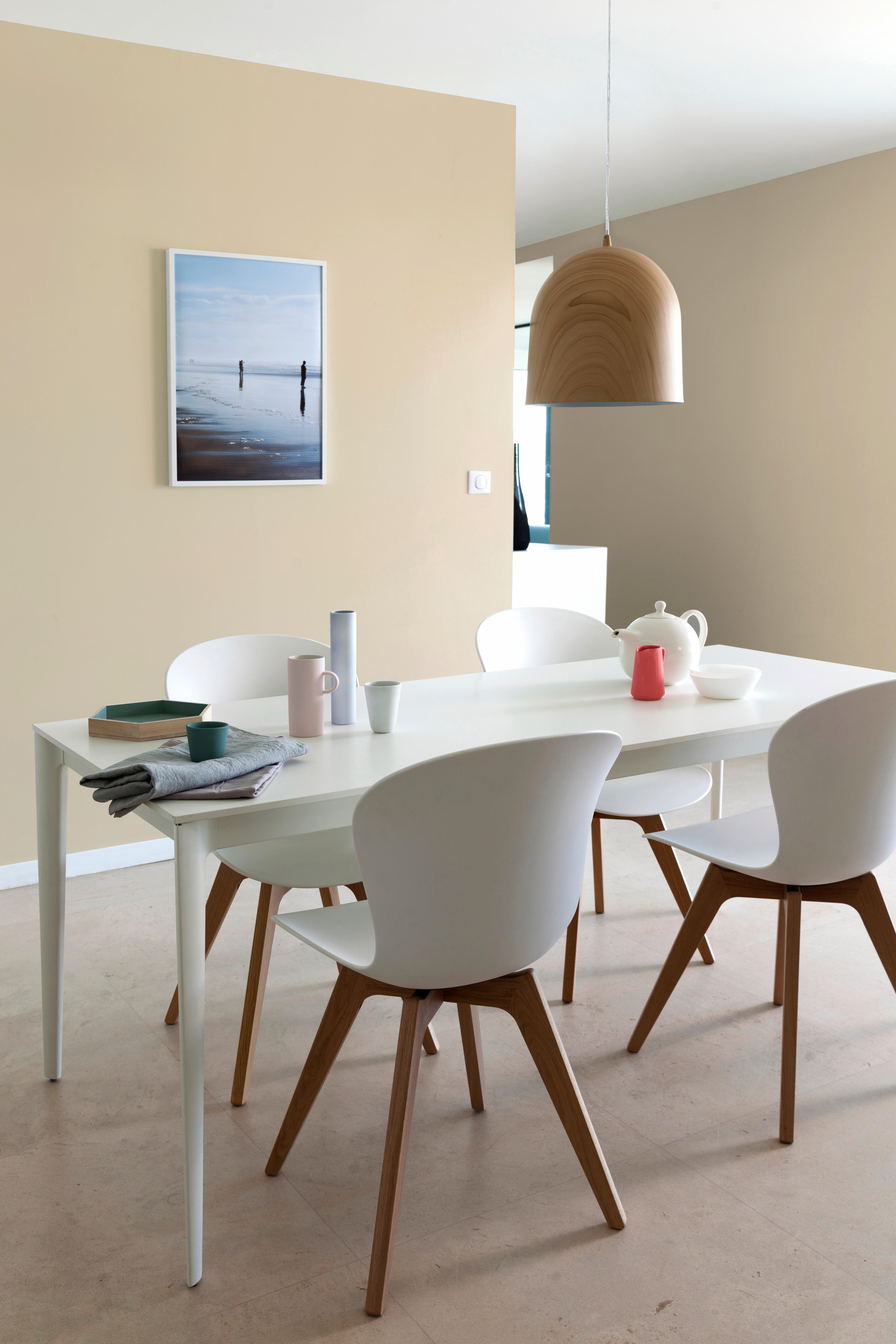 L’effet contemporain d’une peinture beige dans une pièce design | Leroy ...