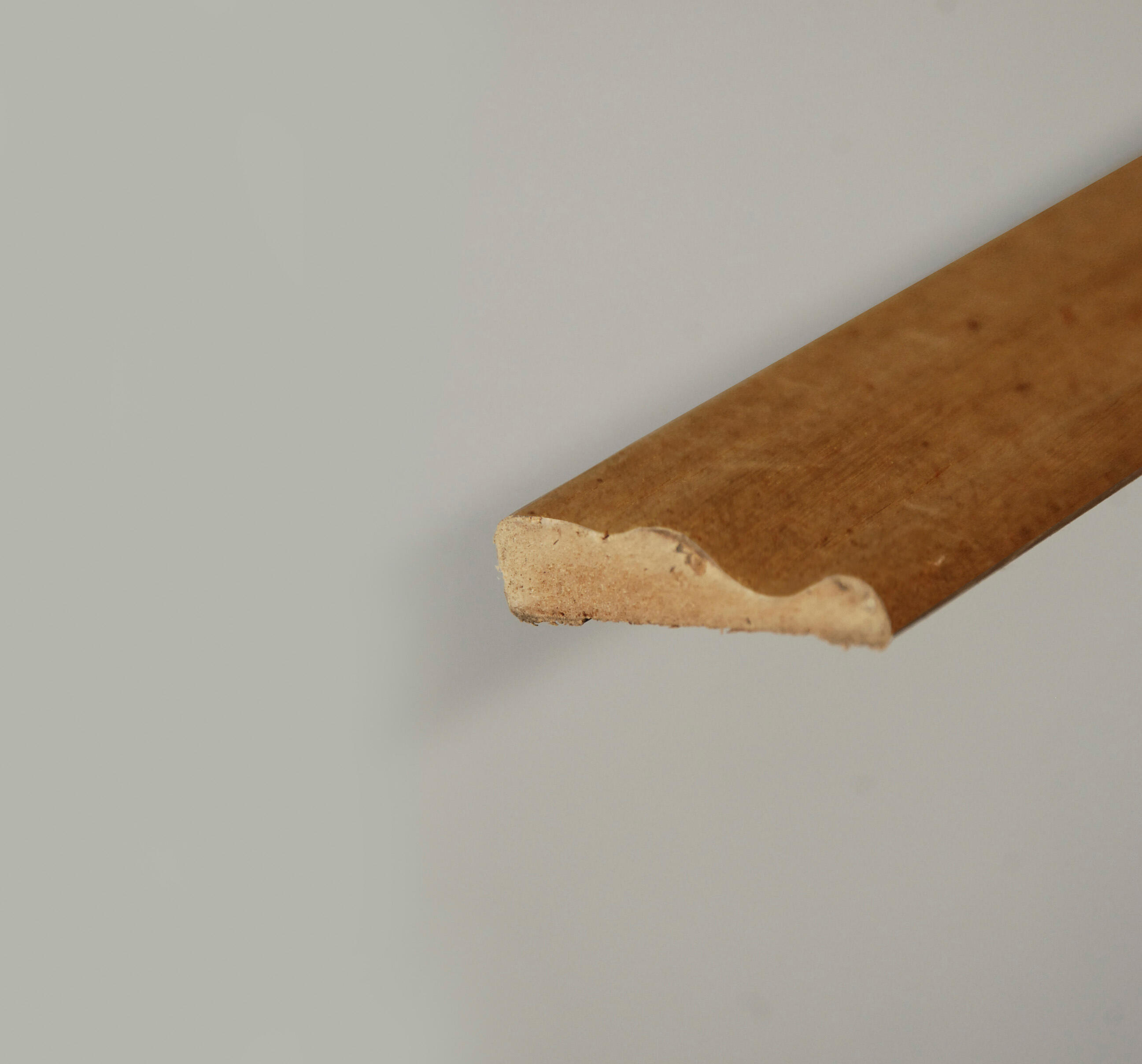 Chambranle médium (MDF) classique , 9 x 33 mm, L. 2.44 m | Leroy Merlin