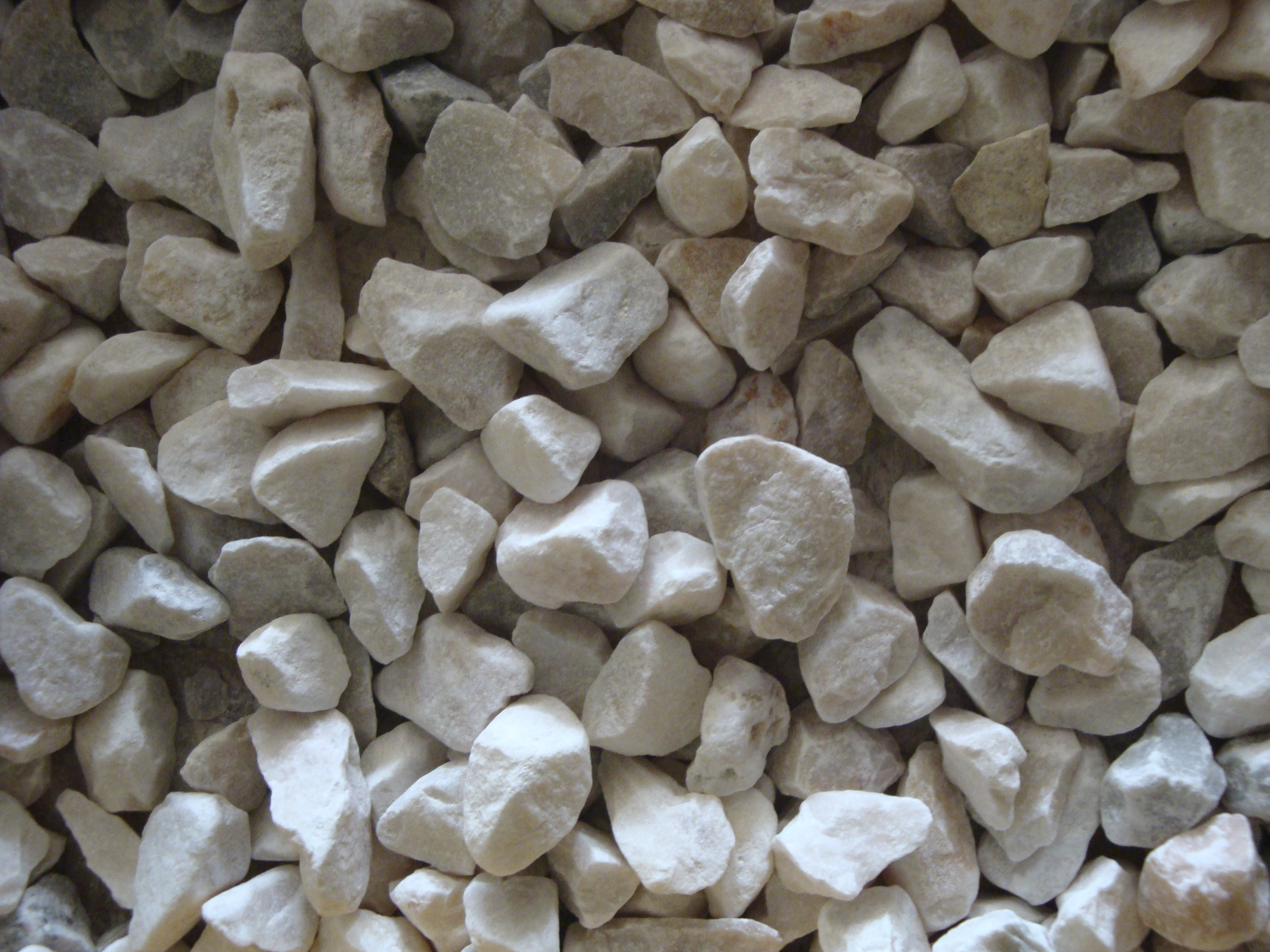 Graviers pierre naturelle Quartz blanc 6/14mm, 25 kg | Leroy Merlin