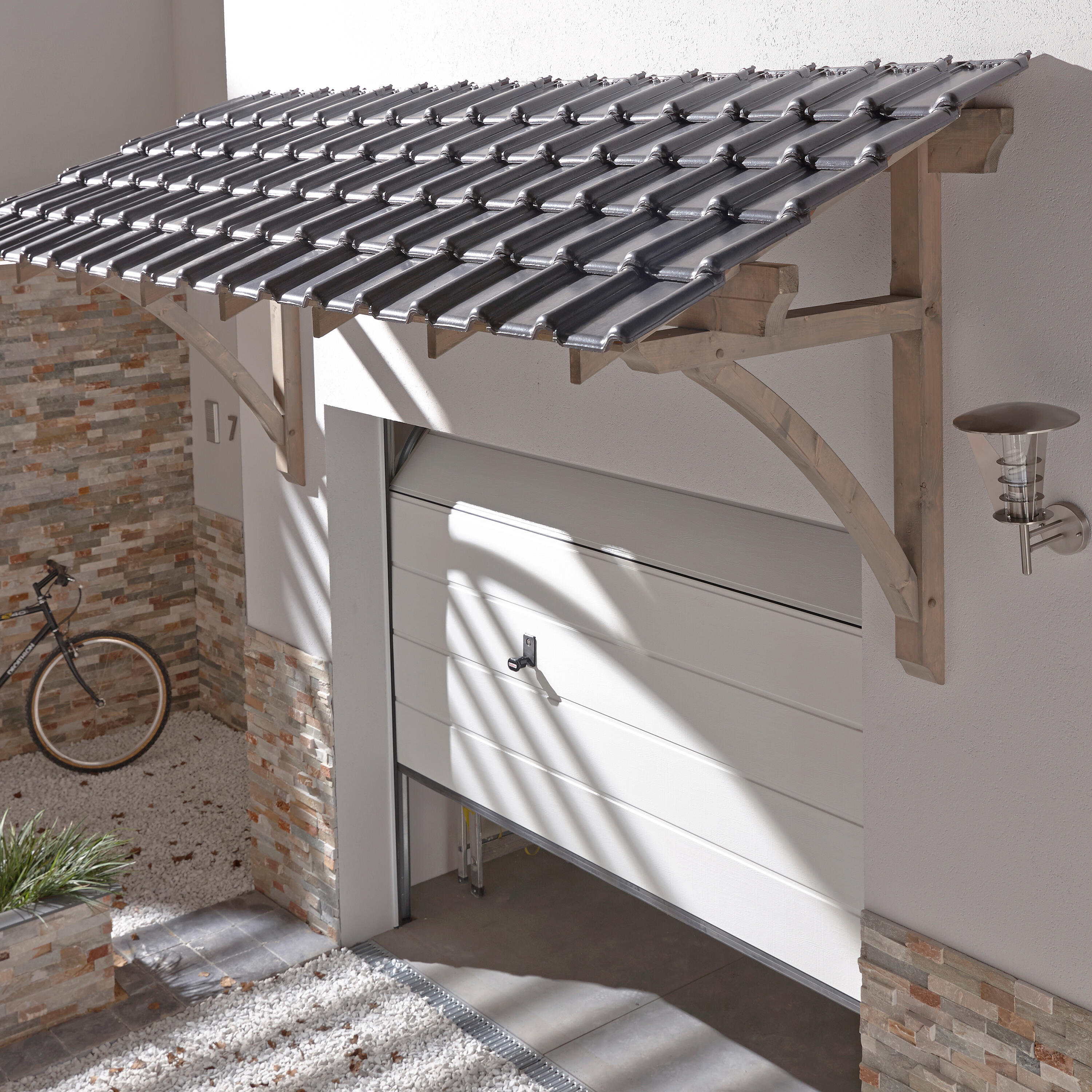 Auvent de porte de garage en sapin Firenze, l.325 x H.136 x P.91 cm ...