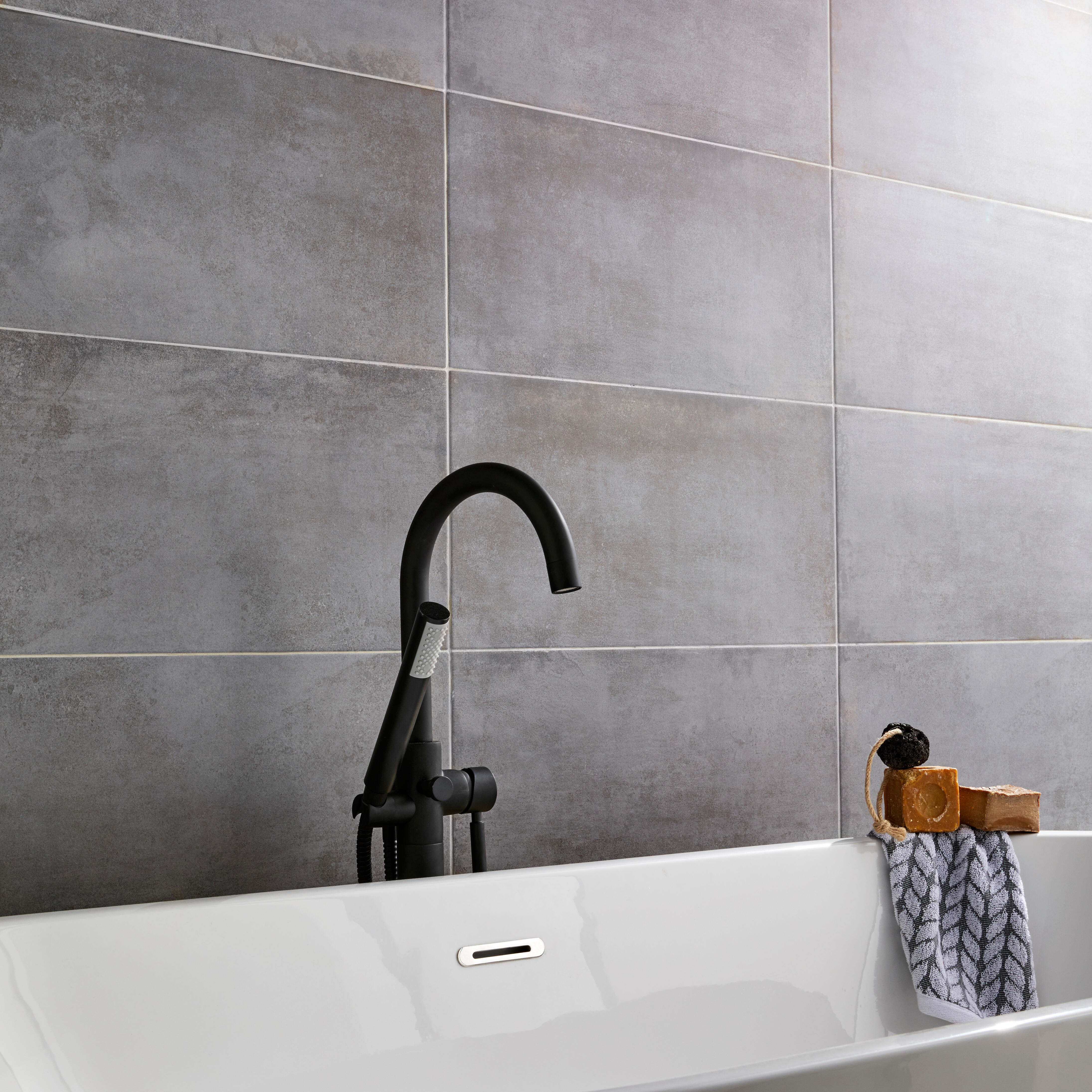 Carrelage mur intérieur effet béton gris Metallic l.30 x L.60.4 cm ...