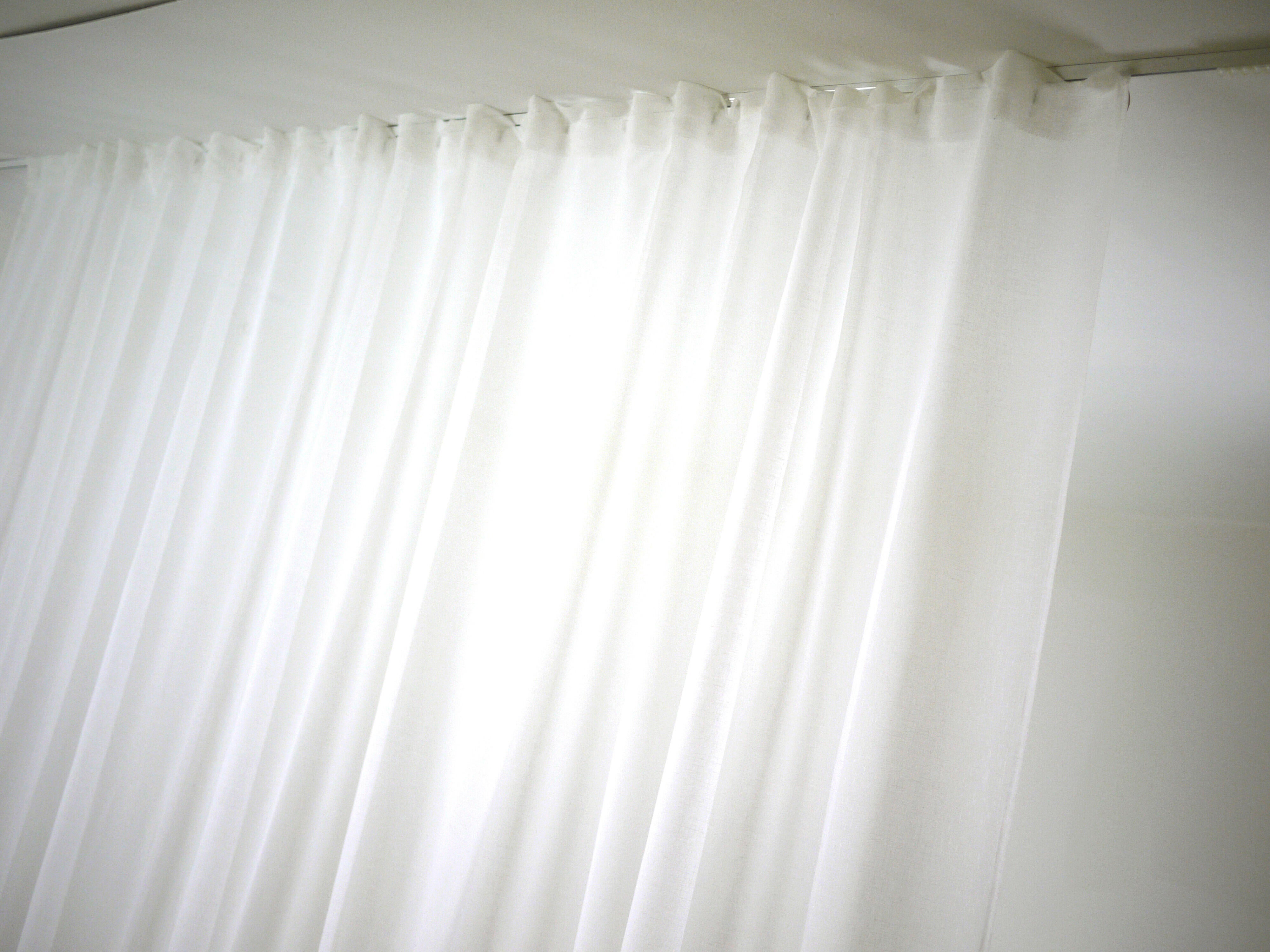 Visillo cinta frunce Linette liso beige de 300x260cm | Leroy Merlin
