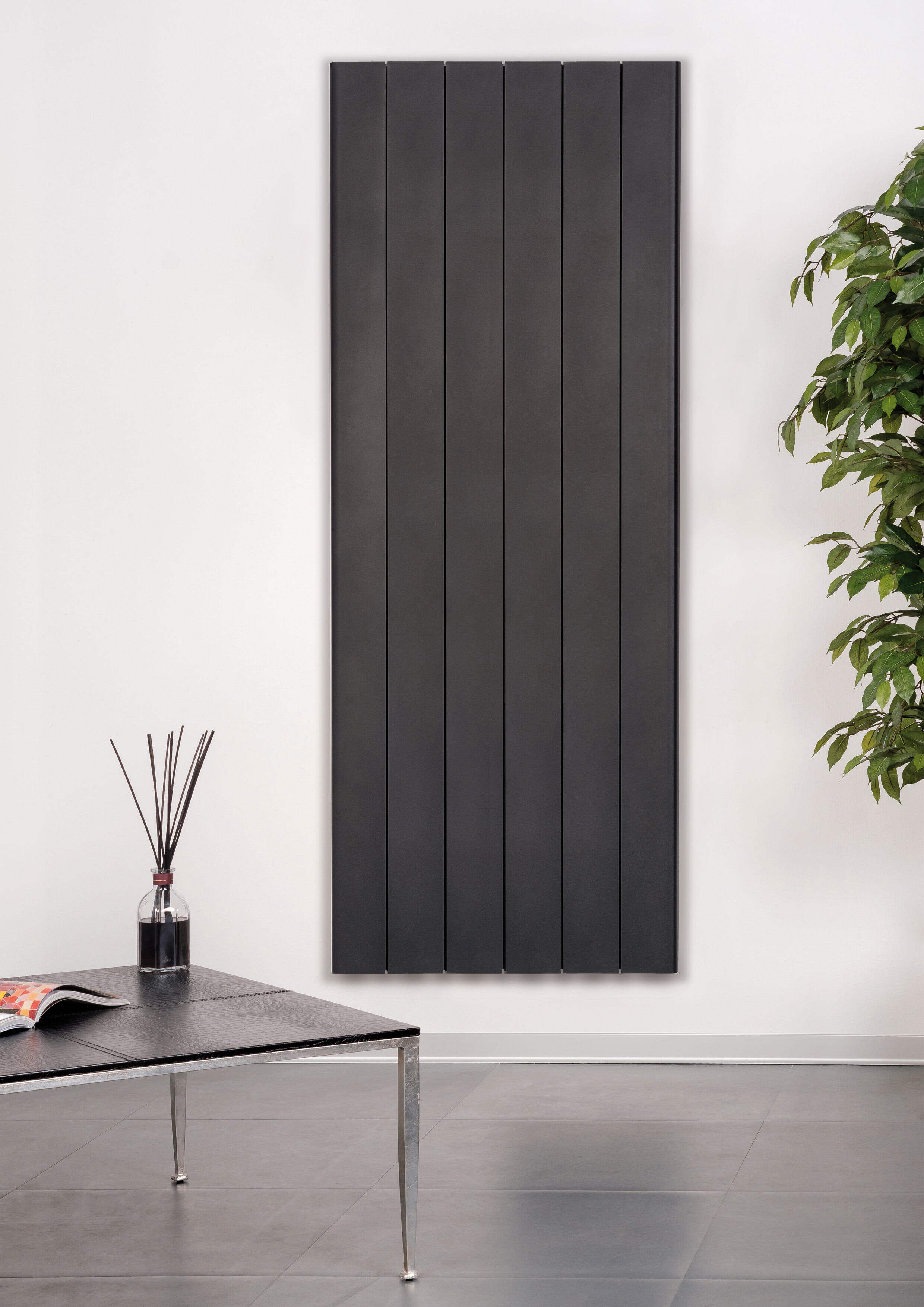 Radiateur eau chaude vertical RADIATORI 2000 Leggero noir, 1898W, H.180 ...