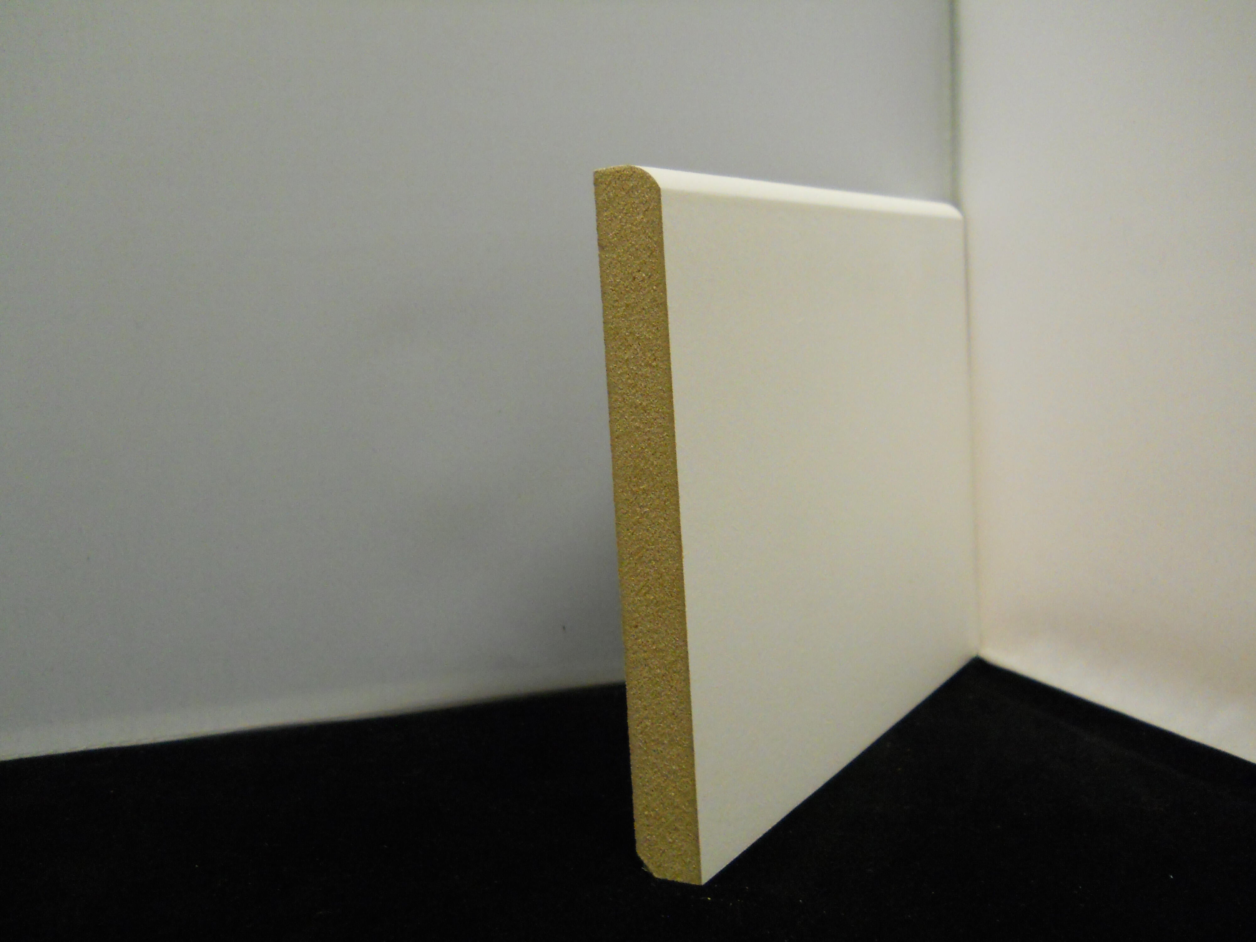 Plinthe médium (MDF) arrondie prépeint blanc, 16 x 150 mm, L.2.44 m ...