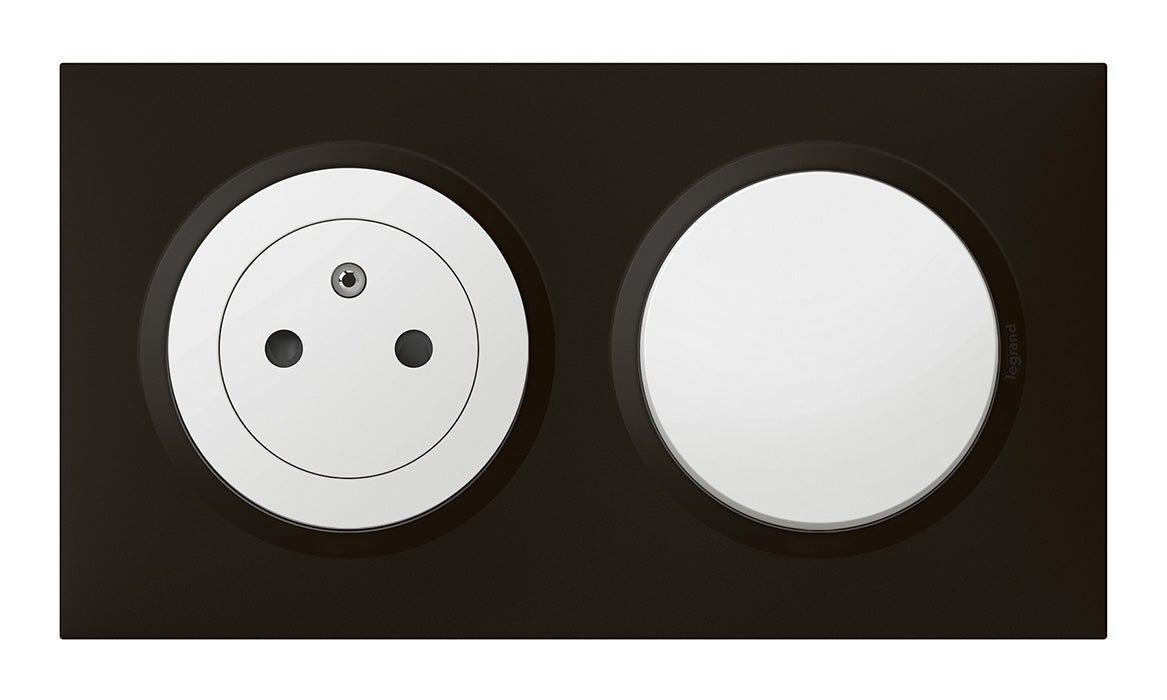 Poussoir et prise complet, LEGRAND Dooxie, noir / blanc | Leroy Merlin