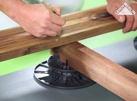 Comment faire une terrasse en bois sur plots ? | Leroy Merlin