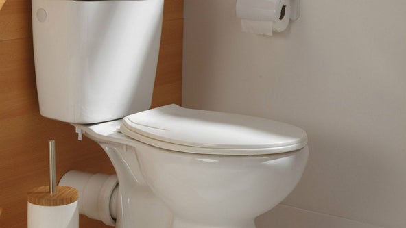 Remplacement de la pipe d'évacuation de votre WC Trappes | Leroy Merlin